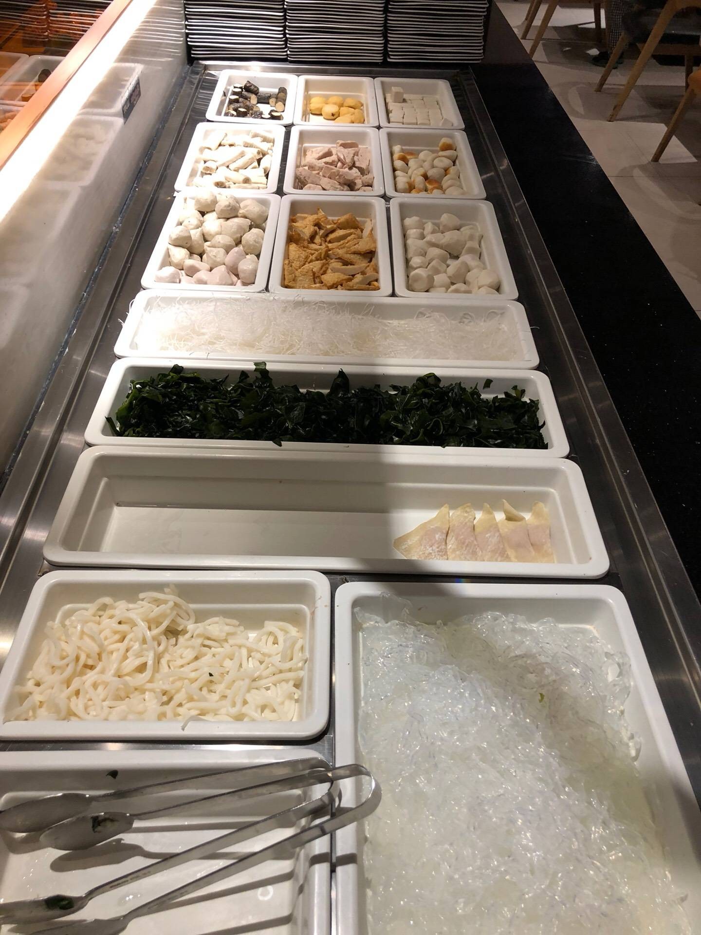 ลูกชิ้น. วุ้นเส้น มาม่า ร้าน YOU&I Premium Suki Buffet CentralPlaza ...