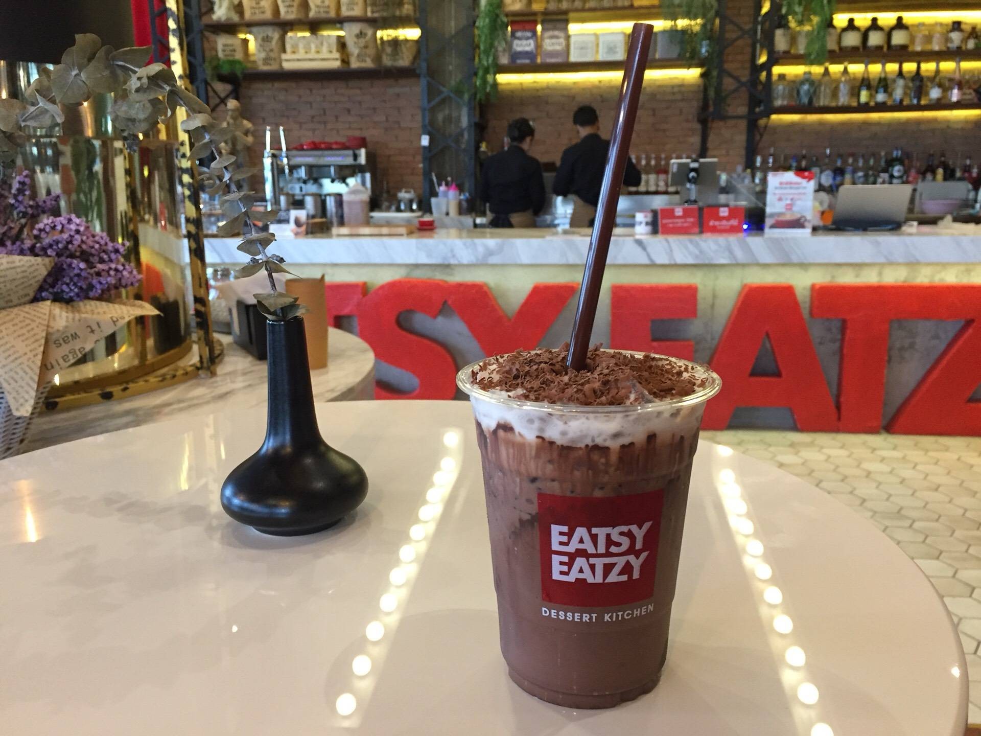 รีวิว Eatsy Eatzy - ชอคกาแลตเย็นอร่อยมาก เข้มข้นมากกก