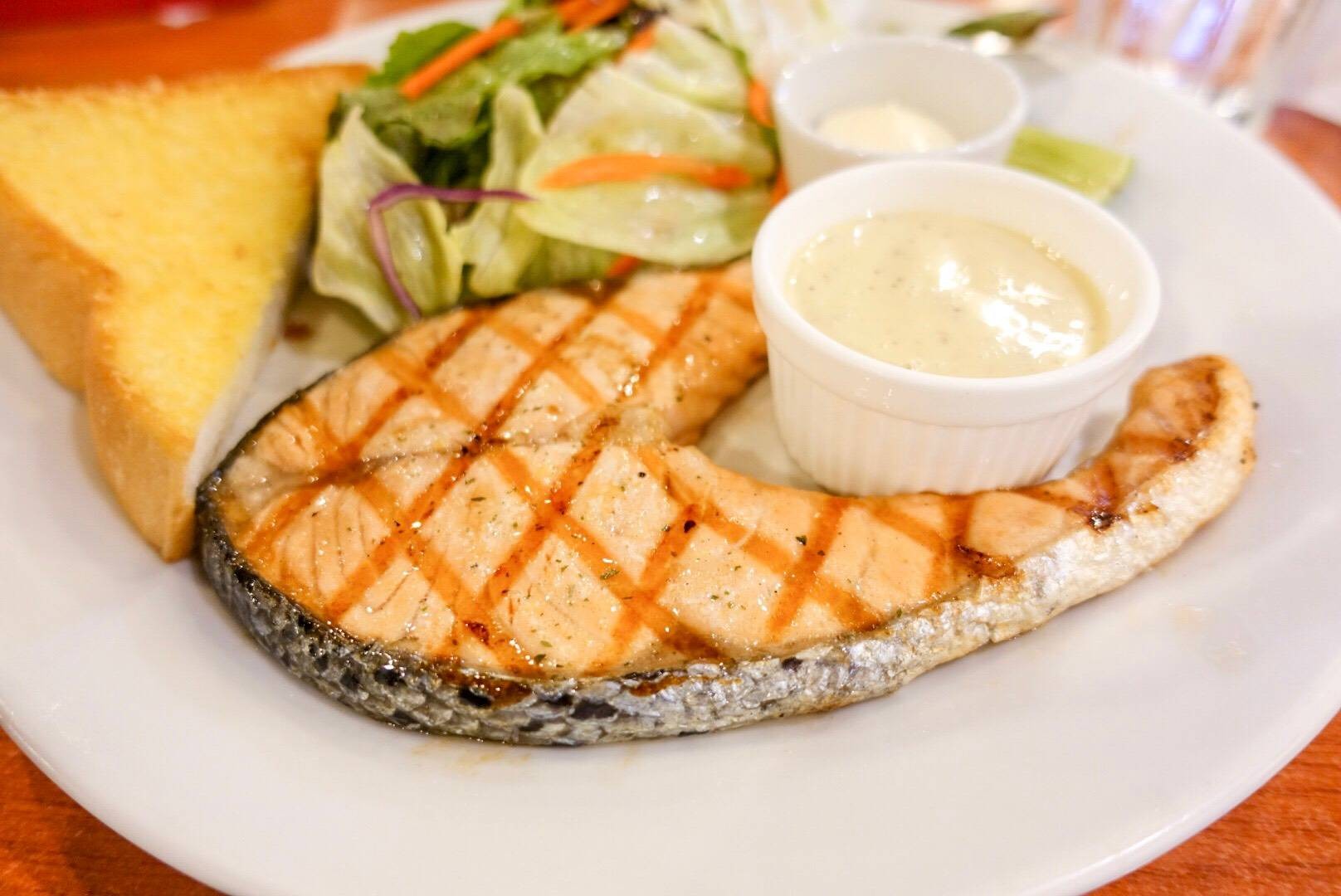 รูป Eat Am Are เซ็นเตอร์วัน