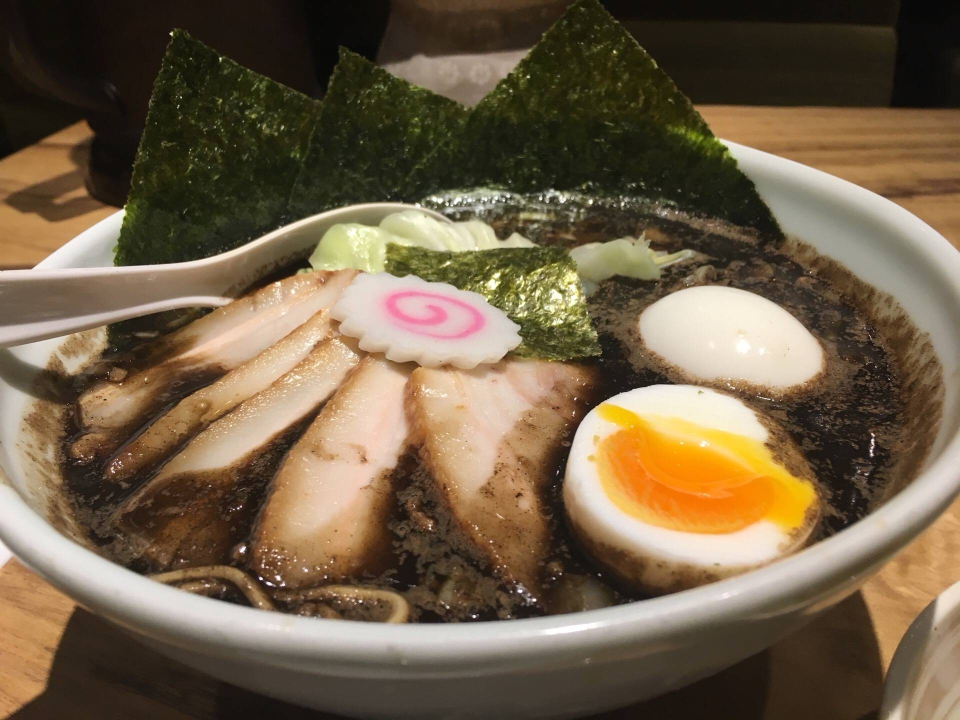 รีวิว Gogyo Ramen Yanaginobamba-dori,Kyoto - ราเมงน้ำดำ