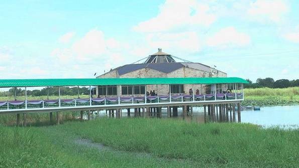 สถานแสดงพันธุ์ปลาเฉลิมพระเกียรติจังหวัดพิจิตร รีวิวสถานที่ท่องเที่ยว