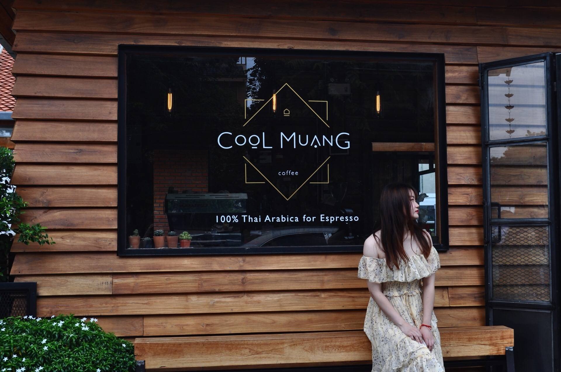 รีวิว Cool Muang - กาแฟ รถแดง นักท่องเที่ยว คูเมือง เชียงใหม่ .... คาเฟ่ที่ให้เราได้ดื่มด่ำจุด ...