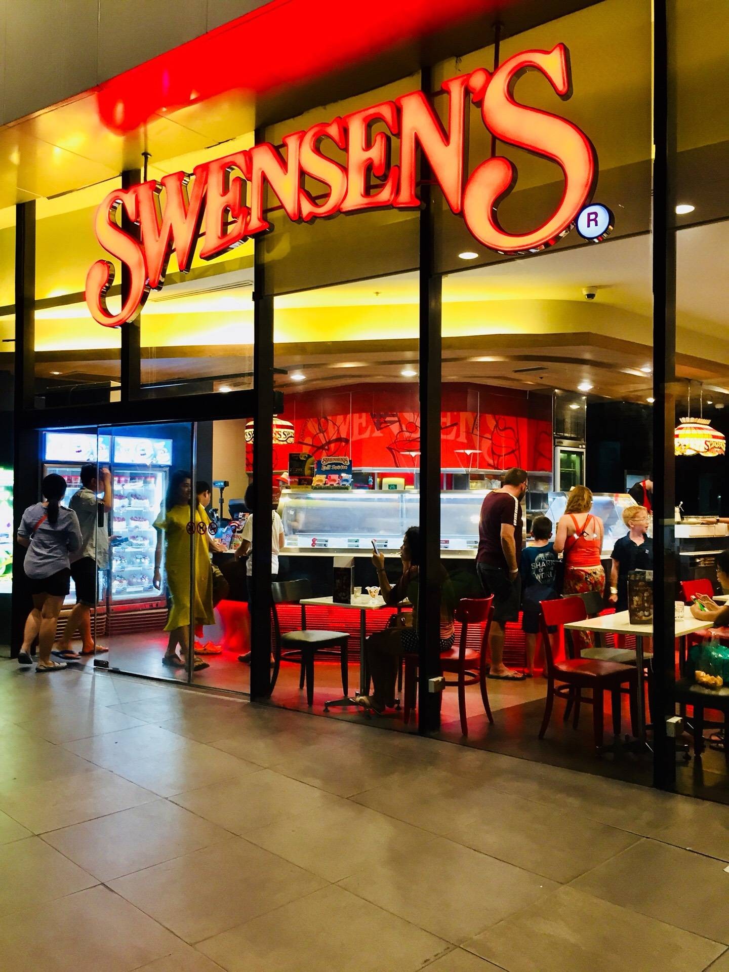 รีวิว Swensen's ROBINSON BANGRAK - ไอศกรีมรสชาติดีราคารับได้ - Wongnai