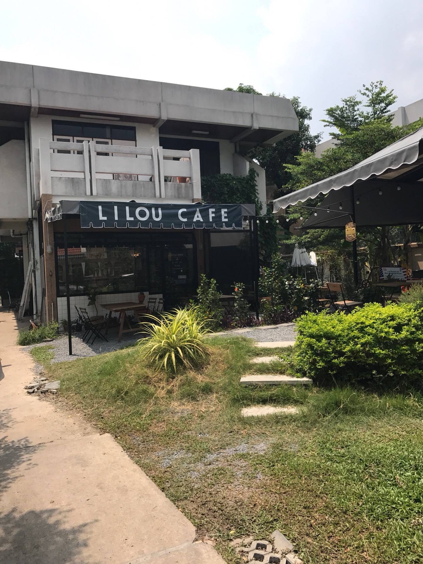 รีวิว LILOU Cafe - มาตามรอยซุปมันม่วง - Wongnai