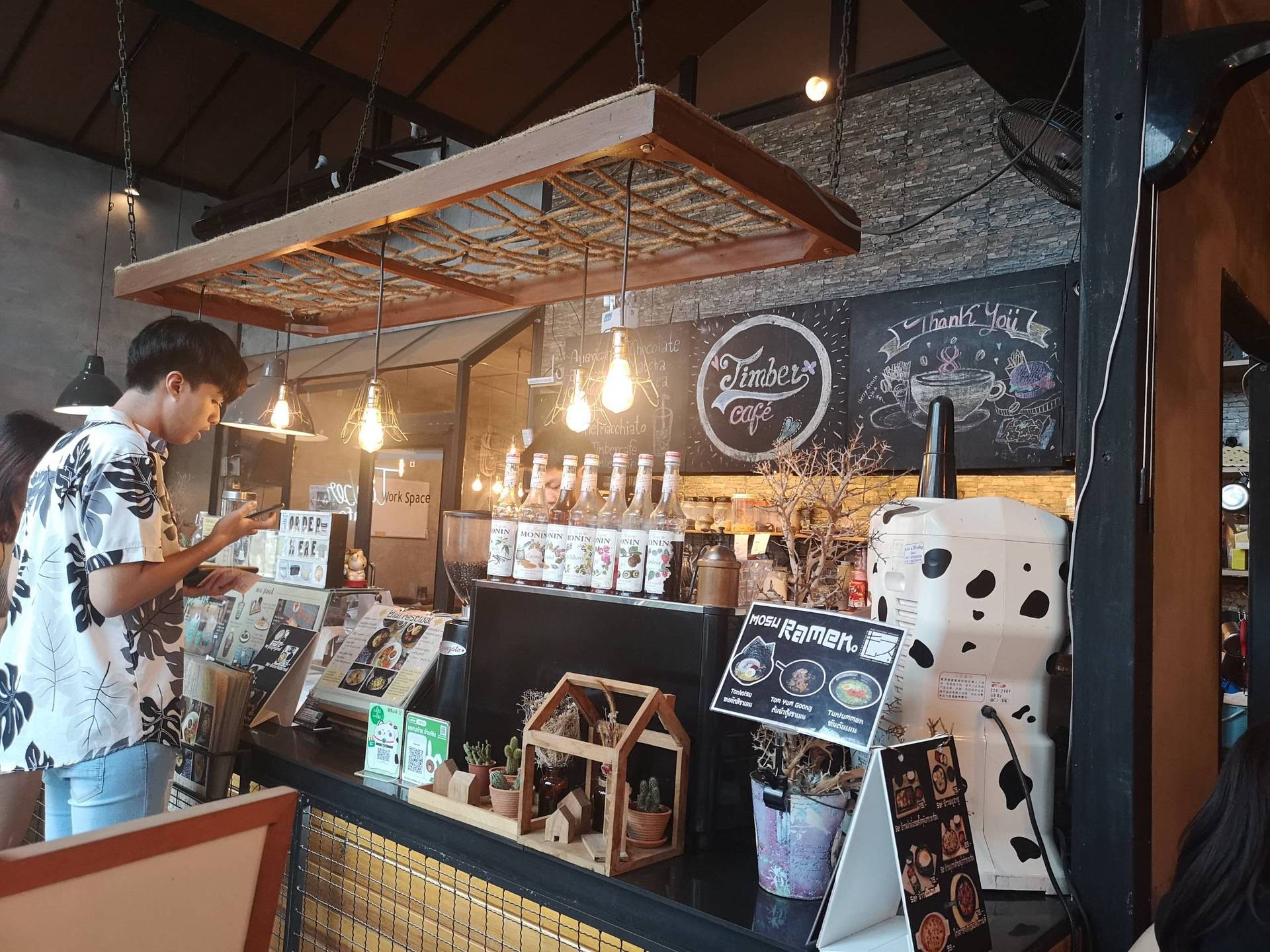 รีวิว Timber Cafe Thailand ทิมเบอร์ คาเฟ่ ไทยแลนด์ - อยู่ใกล้ก็มาค่ะ ...