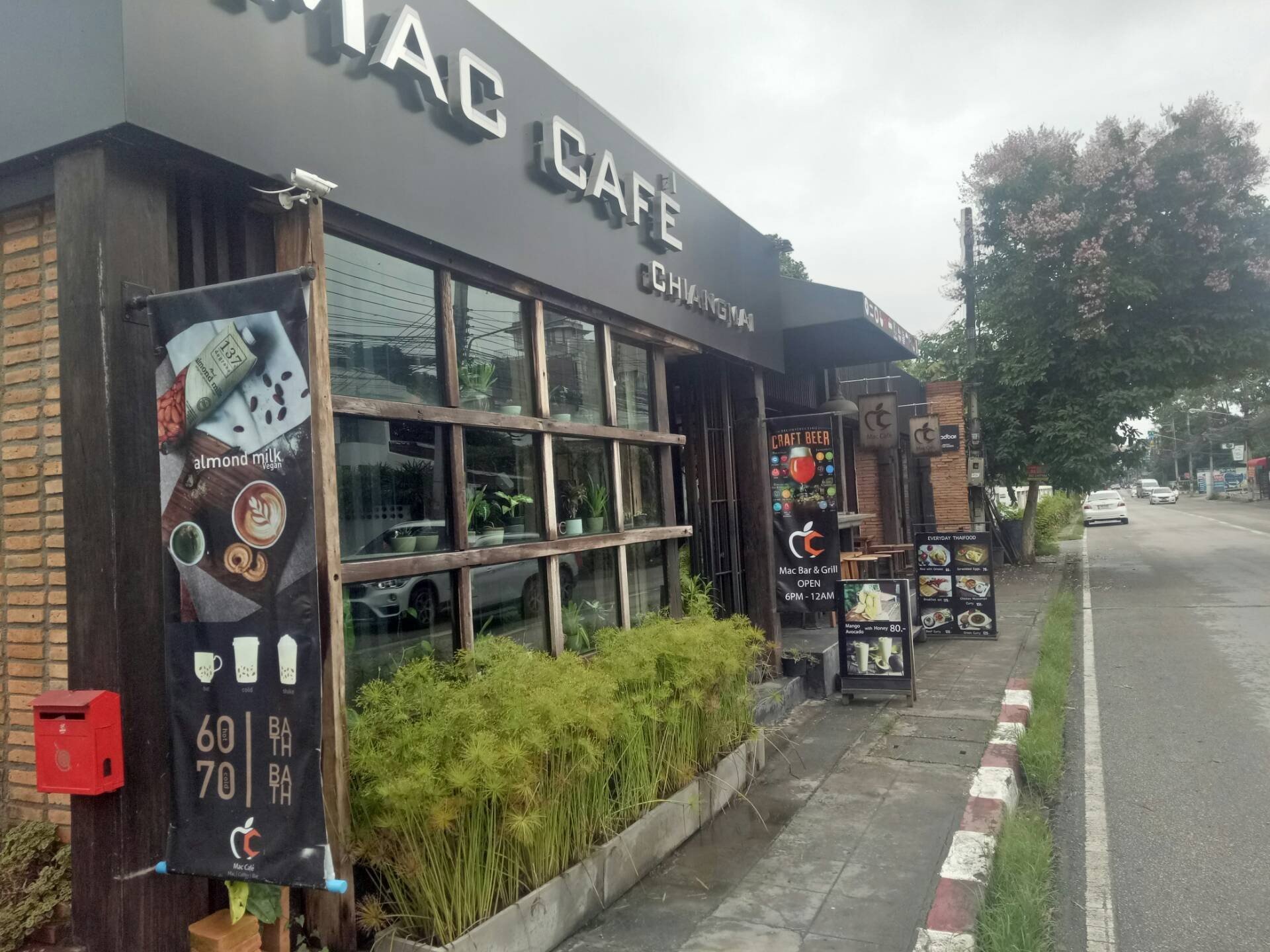 รีวิว Mac Cafe’ สันติธรรม - ใกล้ๆบ้านชิวๆสบายๆ