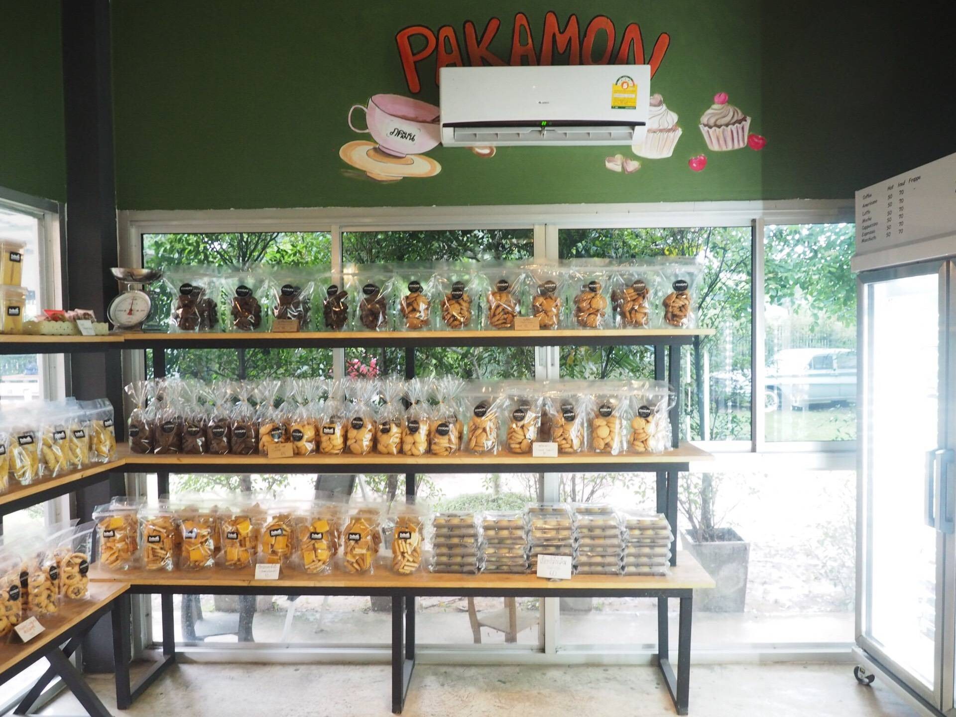 รีวิว Pakamon Factory เจ็ดยอด - อีกหนึ่งร้านขนมแบรนด์เชียงใหม่ที่เปิดมายาวนานและเป็นที่รู้จักกันดี
