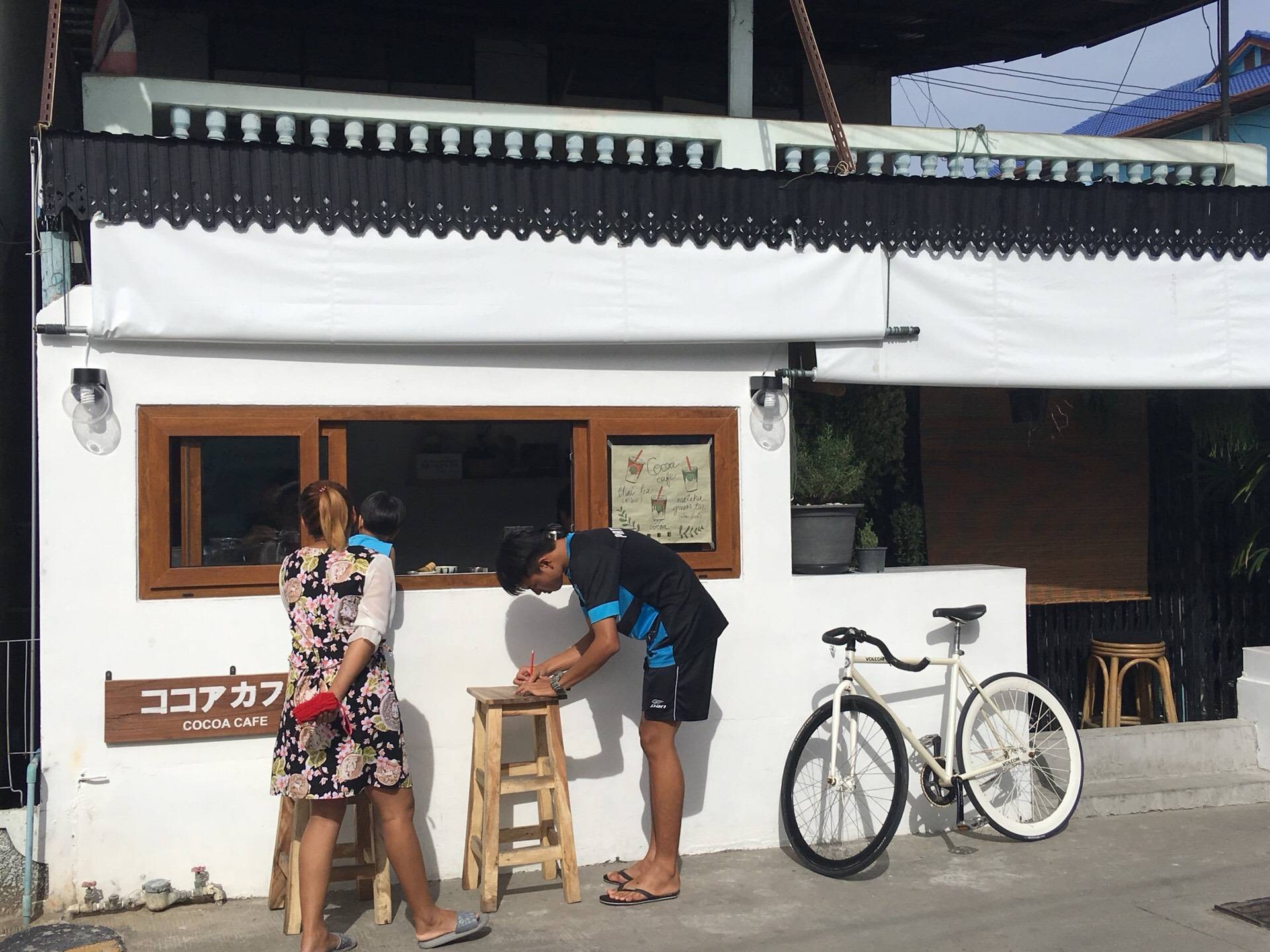 รีวิว Cocoa Cafe - ร้านโกโก้เล็กๆ ที่ต้องซื้อกลับไปกินเท่านั้น แต่ถ้าคุณชอบโกโก้ควรมาลอง