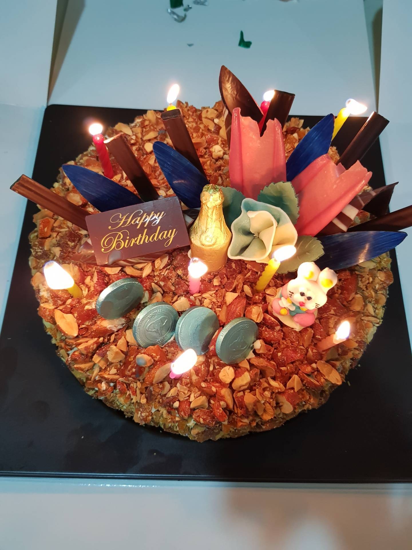 รีวิว Neil's Bake Shoppe ร่วมฤดี - ชอบ praline cake ค่ะ