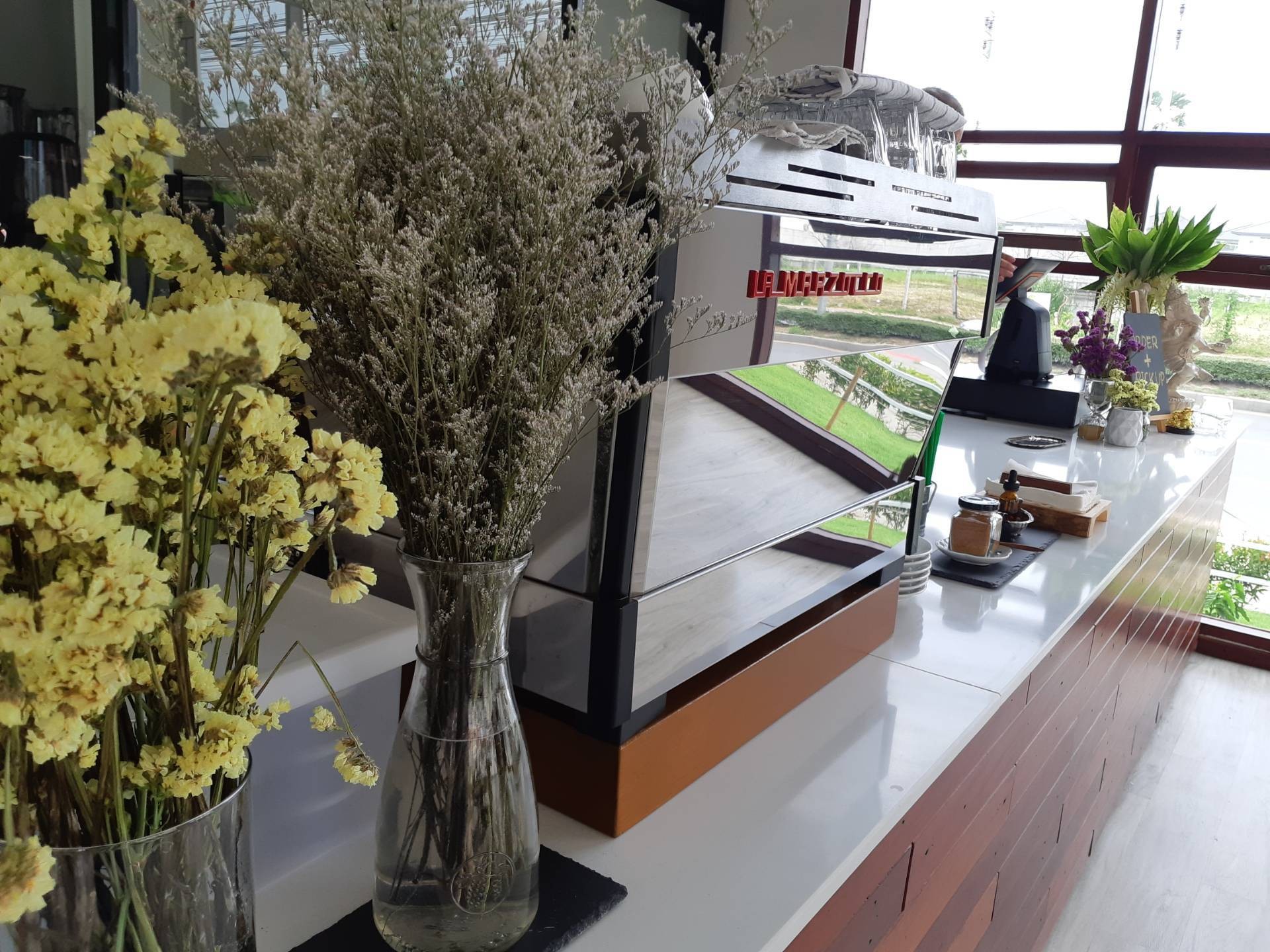 รีวิว Handmaker Coffee ราชพฤกษ์ - ร้านกาแฟ สวยๆ โล่งๆ ริมทาง ครับ😋