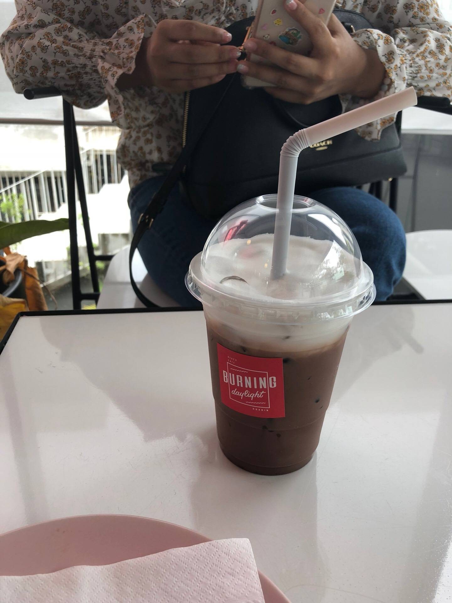 รีวิว Burning daylight Cafe - อีกร้านน่ารักใน seen space