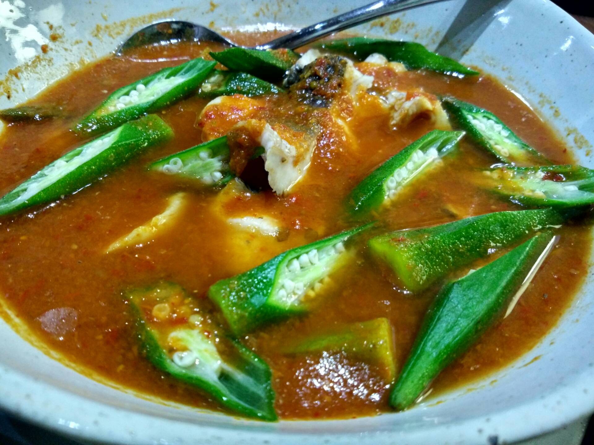 แกงส้มกระเจี๊ยบปลาช่อน • เข้าถึงรสชาติแกงส้มไทยแท้ ร้าน Thongma Studio ...