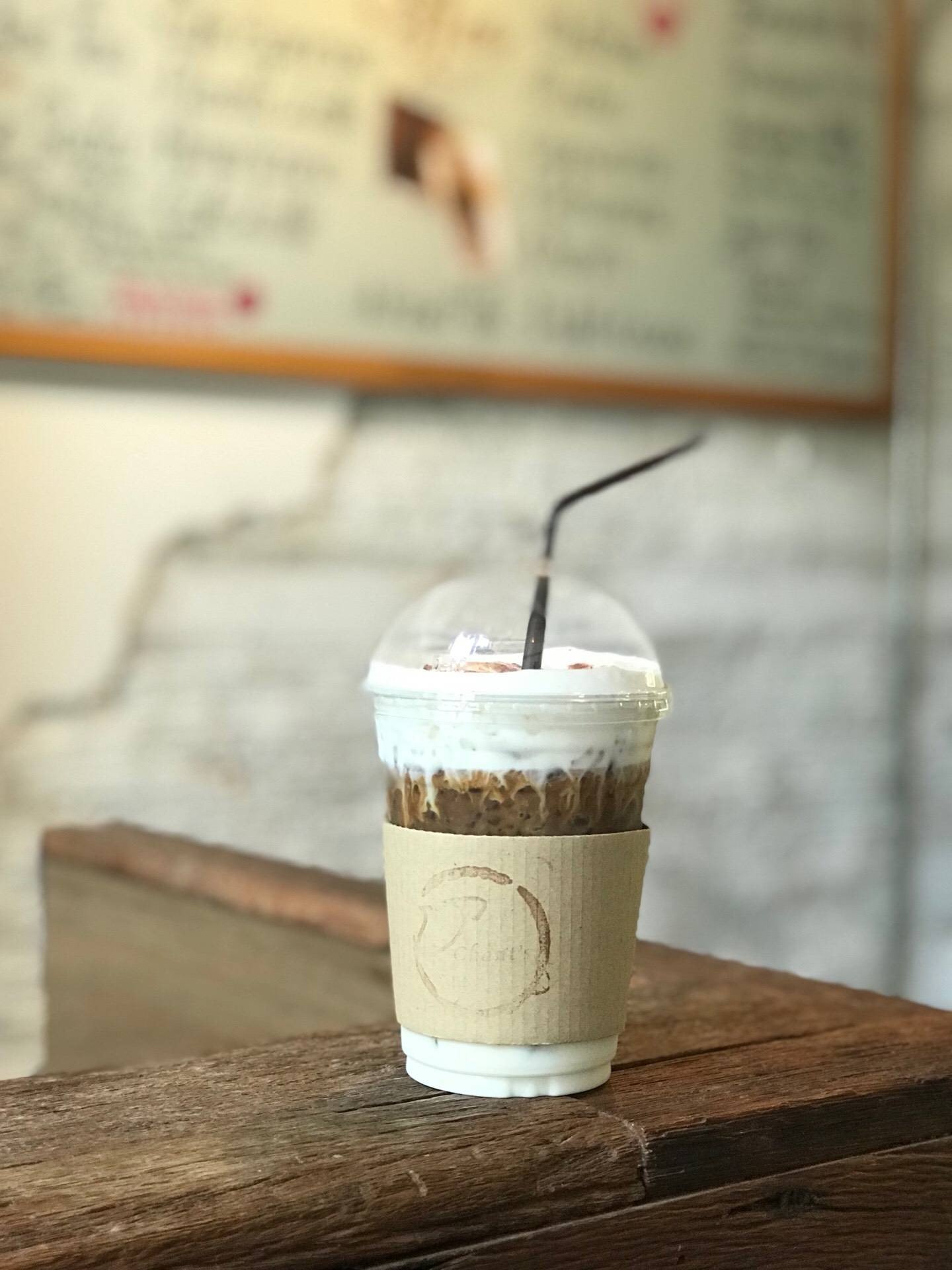 รีวิว Chant's Cafe - กาแฟใช้ได้ ราคาสูงไปหน่อย บรรยากาศร้านเงียบสงบดี