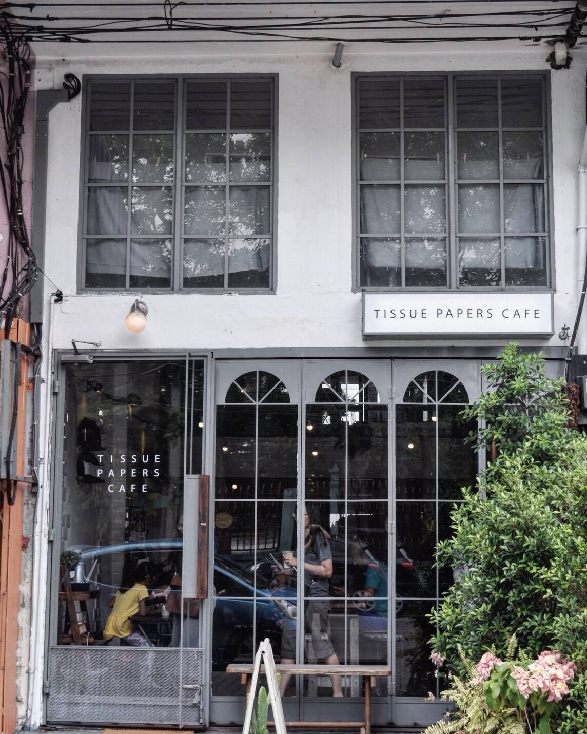 รีวิว Tissue Papers Cafe - ให้กาแฟพาท่องโลกกว้าง คาเฟ่ที่เสิร์ฟเมล็ดนอก ...