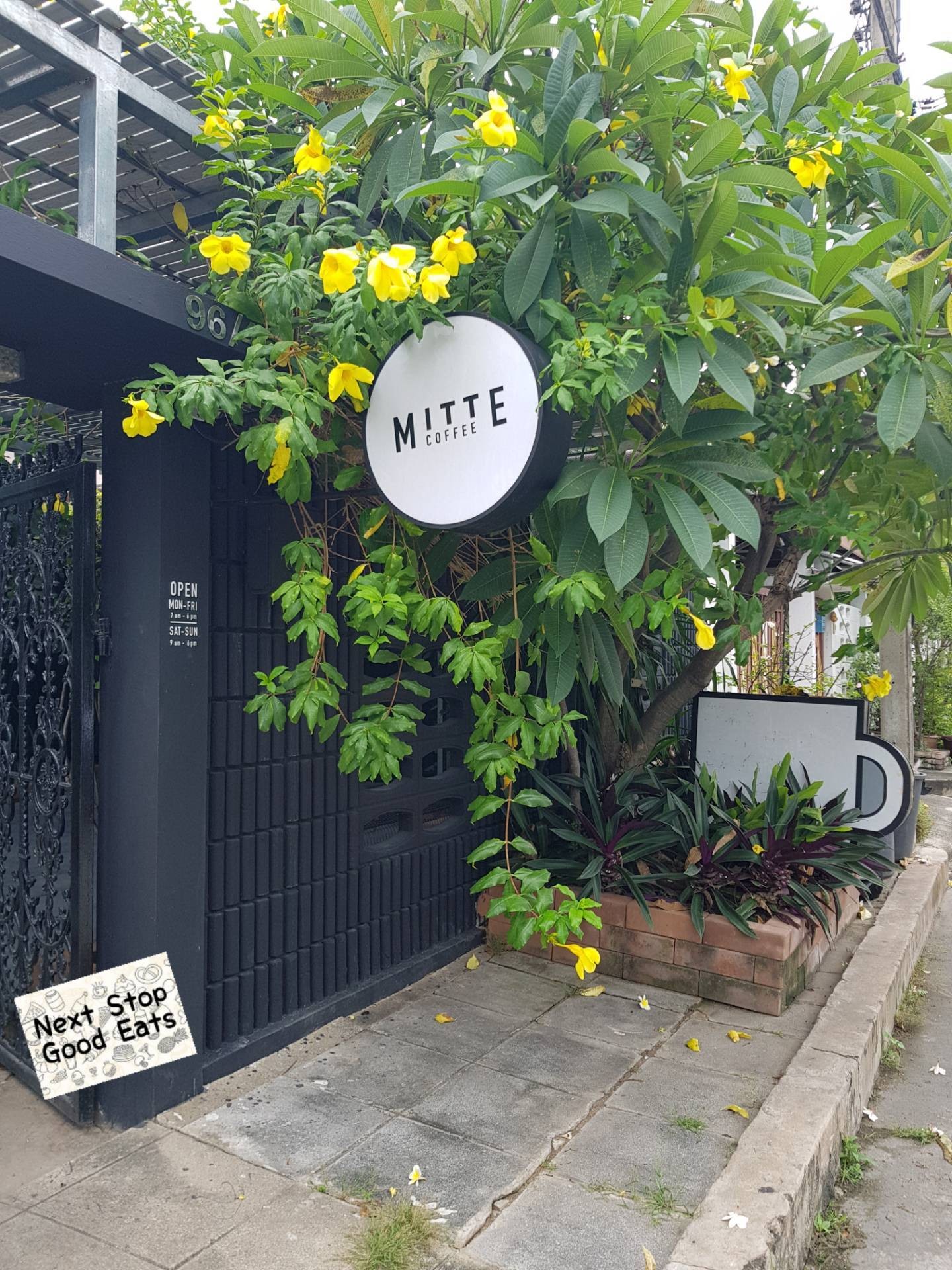 รีวิว Mitte Coffee, Cafe & Friends หมู่บ้านเมืองทองธานีโครงการ 4 - มา ...
