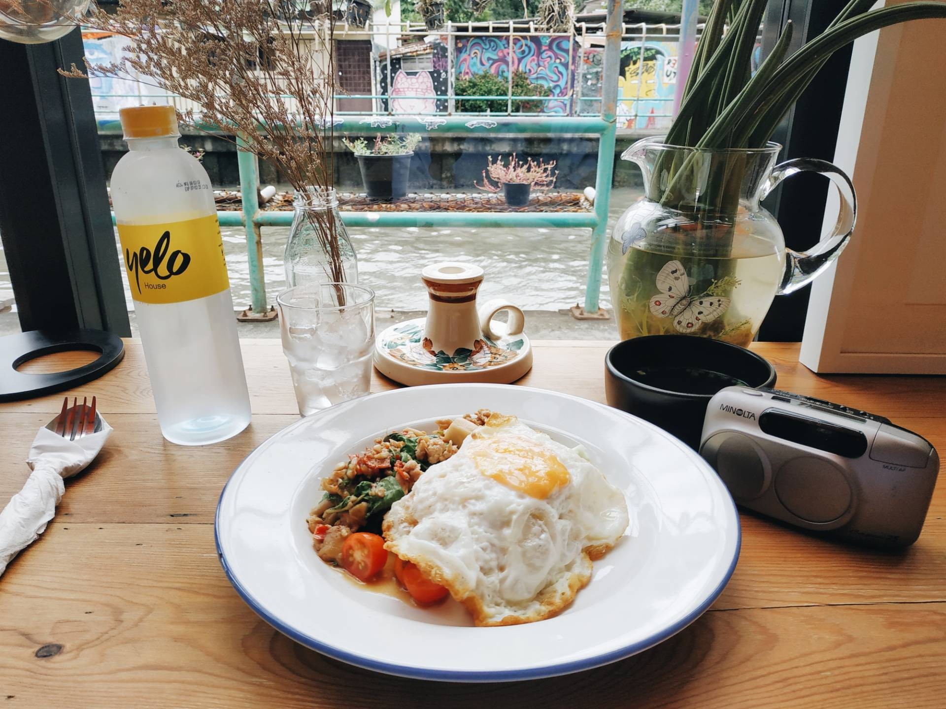 รีวิว Yelo House & Yelo Cafe - ร้านฮิปๆริมคลอง