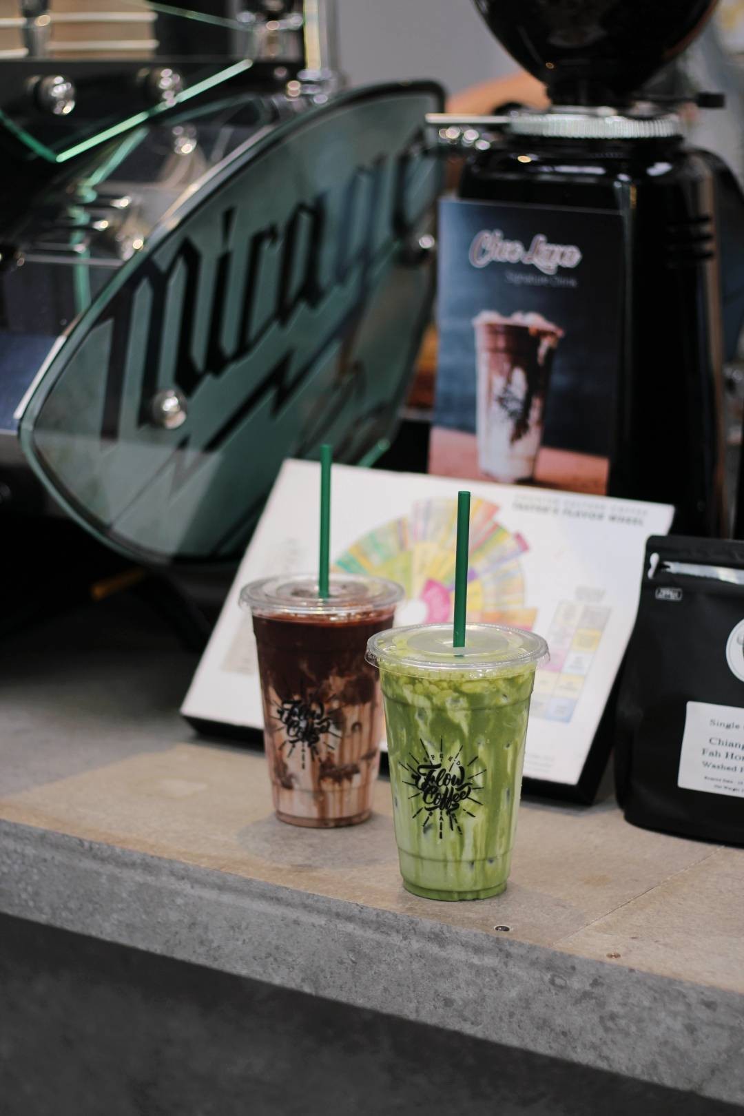 รีวิว Flow Coffee Speed Bar Silom connect - Coffee Bar เล็ก ๆ เน้น Take ...