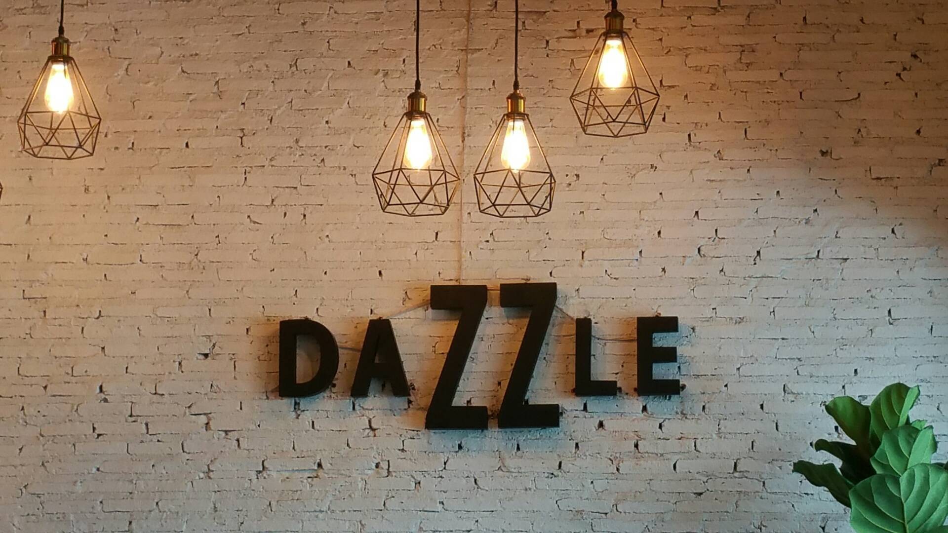 รีวิว Dazzle - Dazzle โฉมใหม่ (รึ ปล่าว ???)