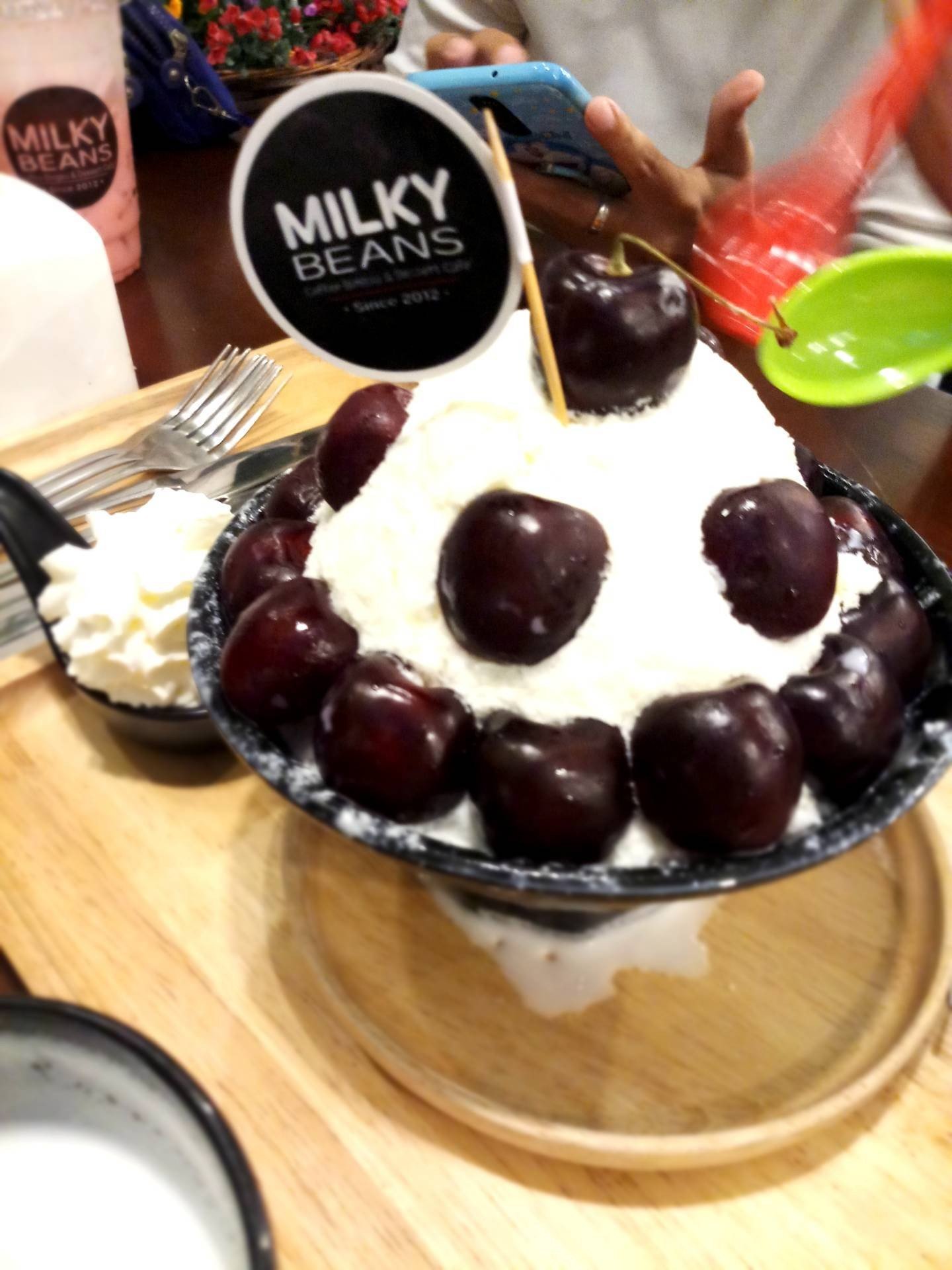 รีวิว MILKY BEANS - ร้านนม มีบิงซู ฮันนี่โทส ราคาไม่แพงผลไม้เยอะดี