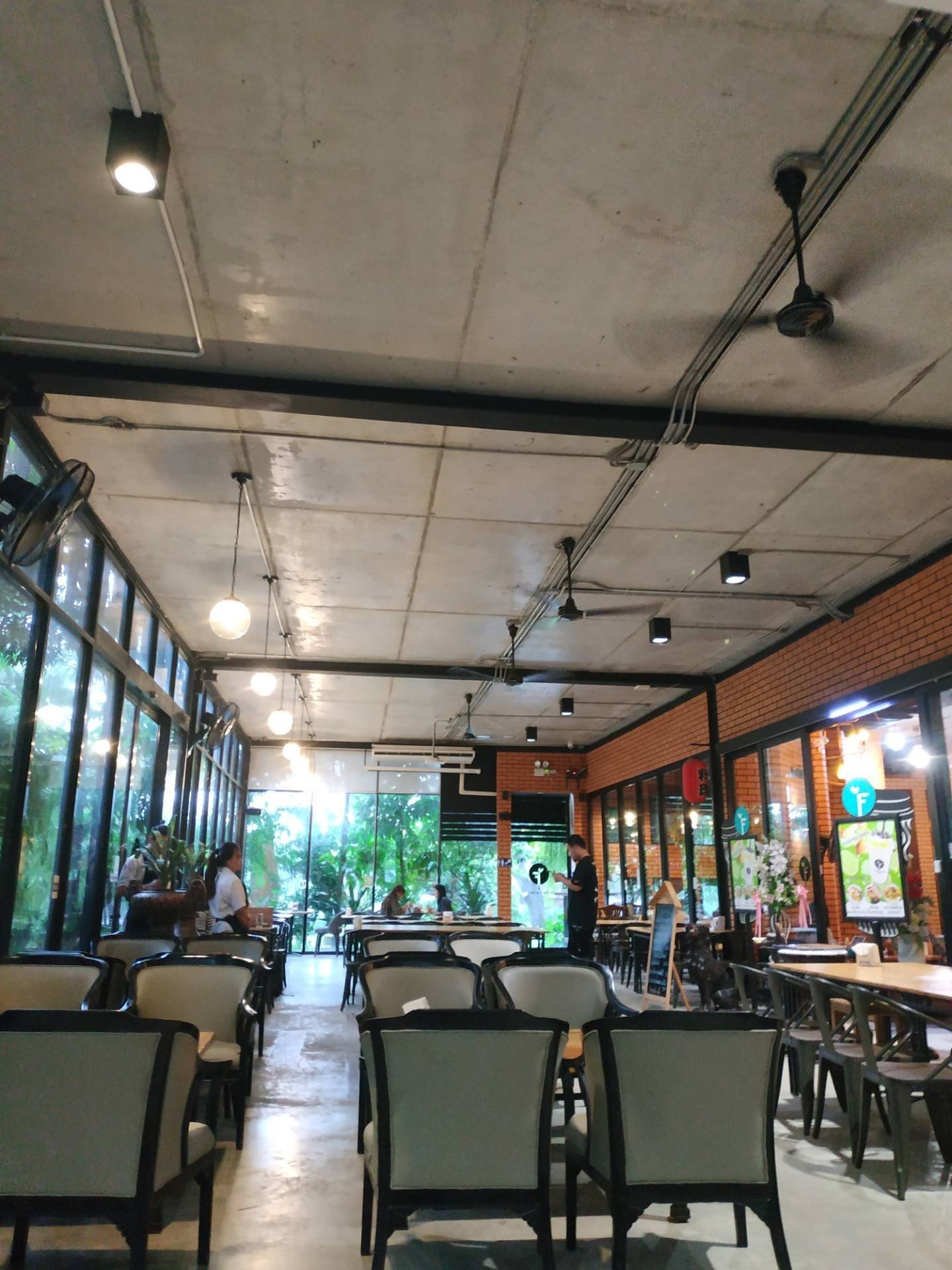 รีวิว FORESTA CAFE ดอนเมือง - แวะมาหาน้ำกินดับกระหาย บรรยากาศดี