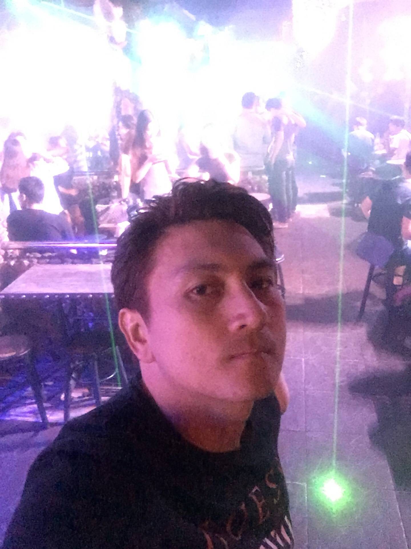 รีวิว Differ., Inc Chiang Mai - แหล่งรวมหนุ่มหล่อสาวสวย