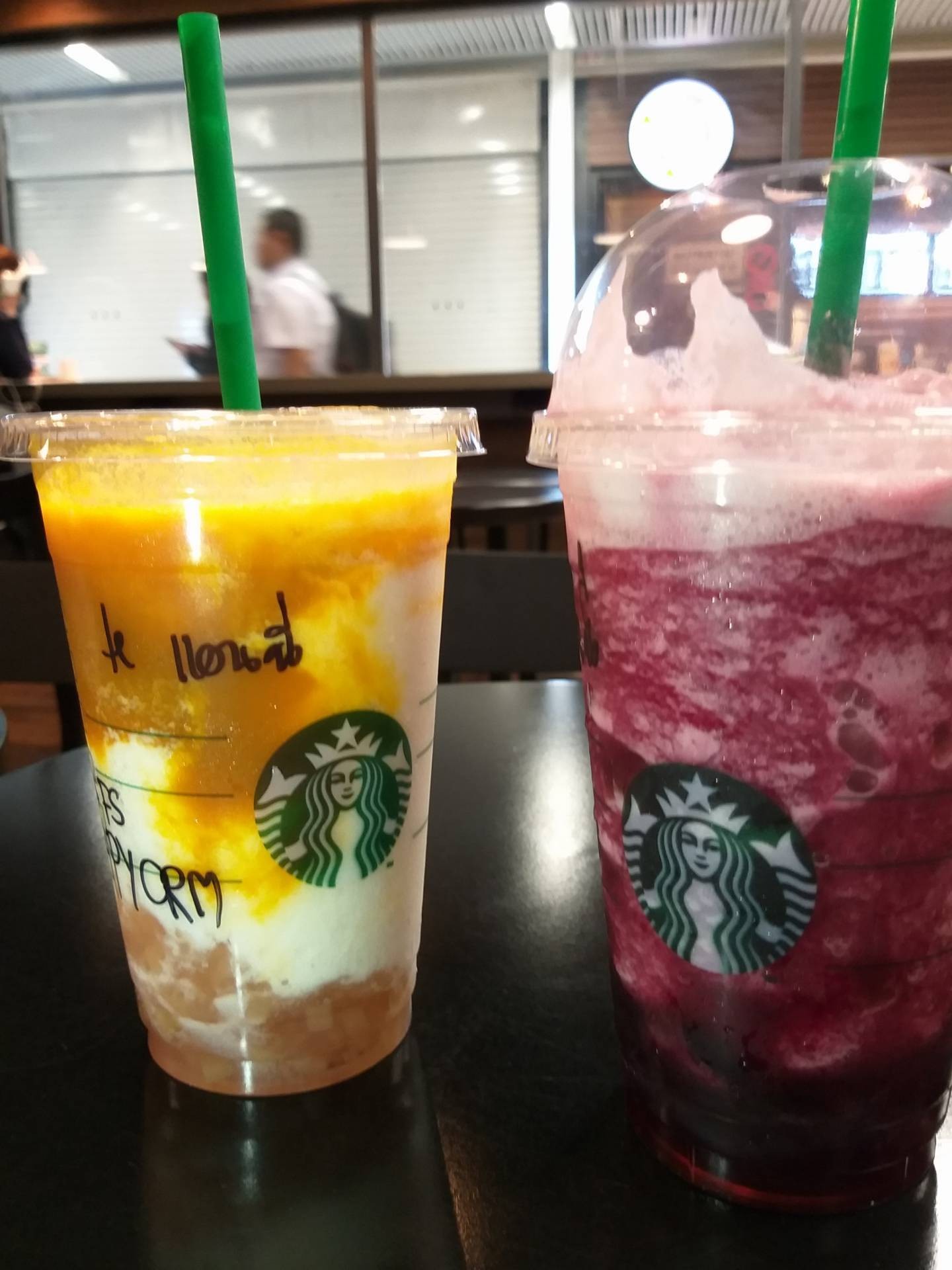 รูป Starbucks MRT Sukhumvit (Exit3)