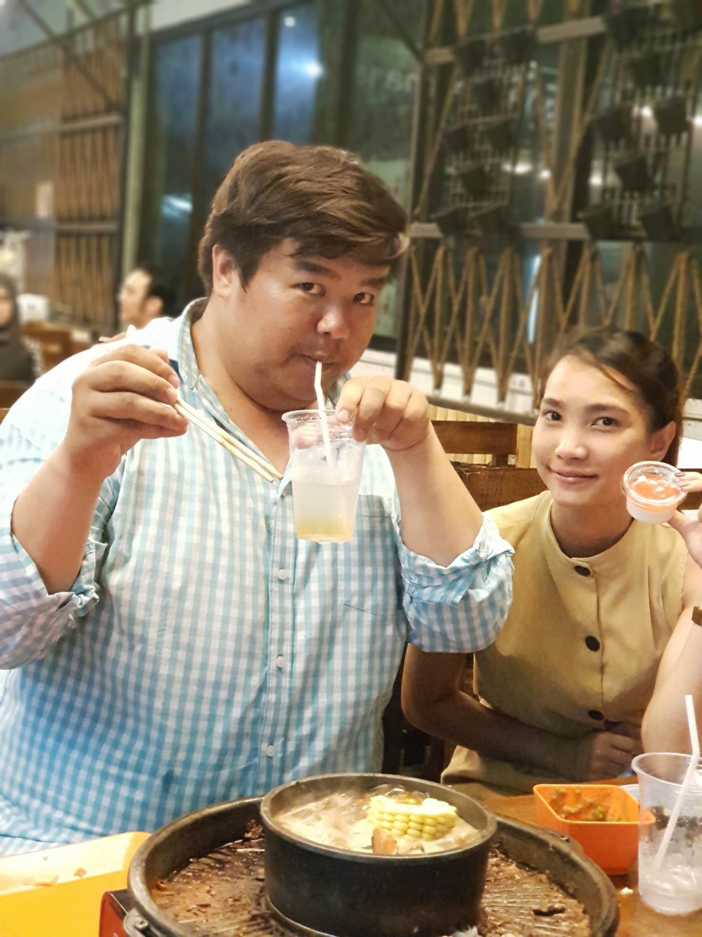 รีวิว SHABU OX - ถูกใจสำหรับคนชอบกินเนื้อ กุ้งตัวใหญ่ใช้ได้ แต่น้ำจิ้ม ...
