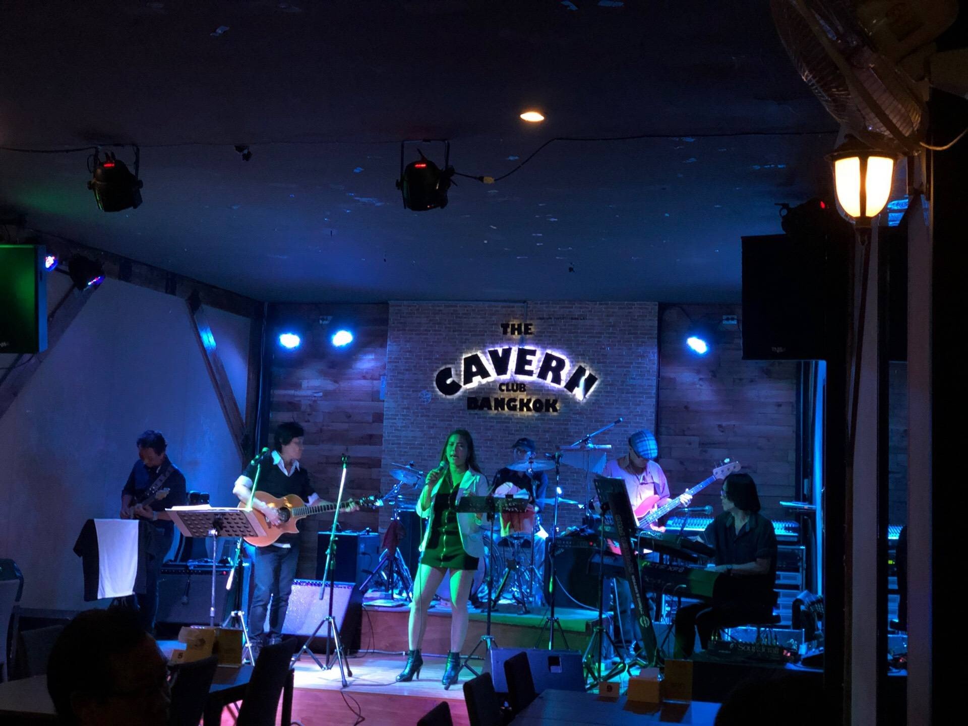 รีวิว The Cavern Club Bangkok - สวรรค์ของคนรักเพลงยุค ‘70 ดนตรียุค ‘70 หาฟังยาก ต้องมาฟังที่นี่ ...