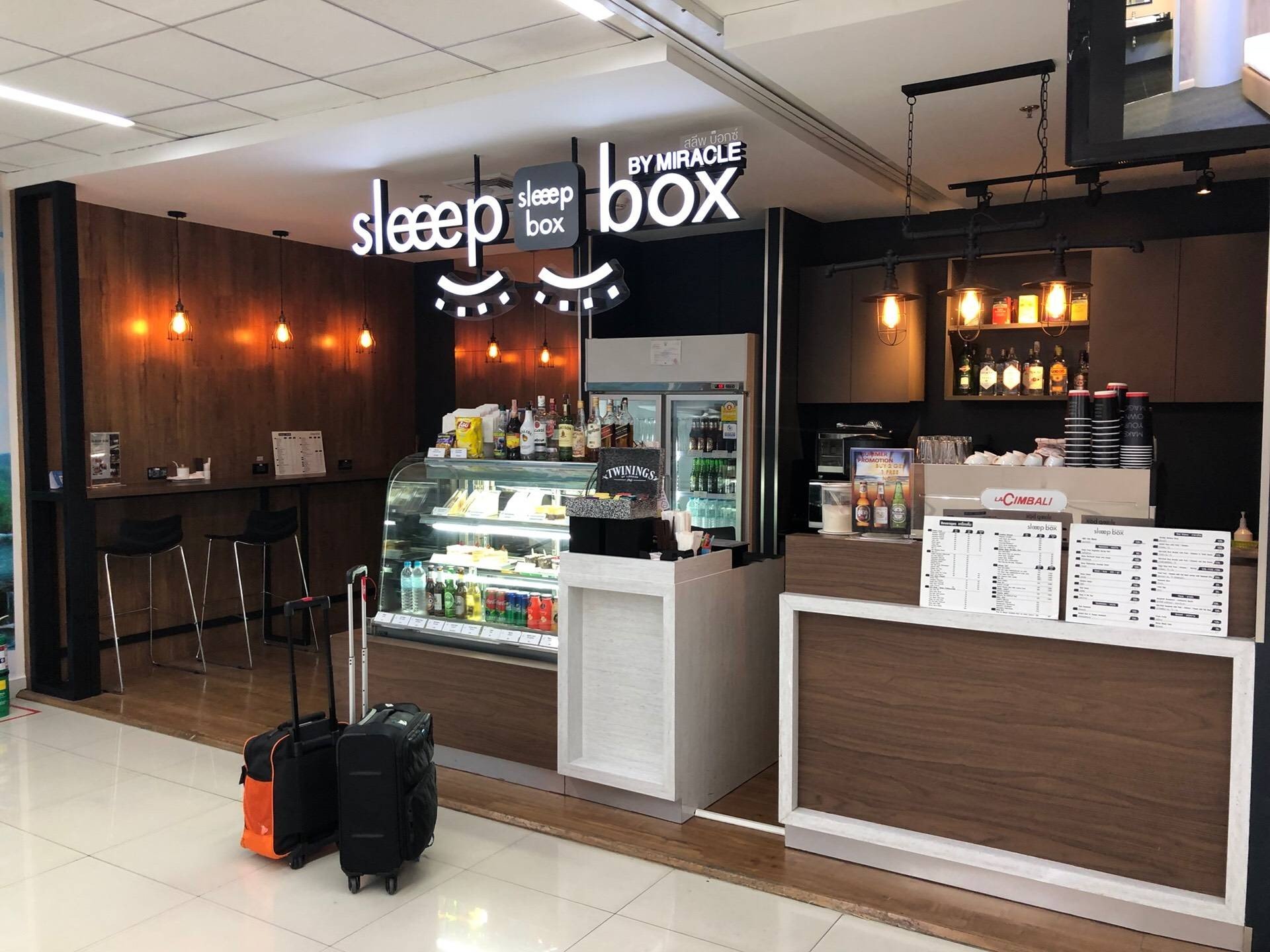 รีวิว Sleep Box Lounge & Coffee Bar - อยากได้กาแฟราคาถูก ได้อยู่