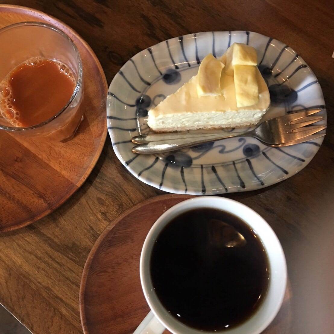 รีวิว Slow Cafe By Room111 - ร้านชิวๆ กาแฟดี เค้กอร่อย - Wongnai