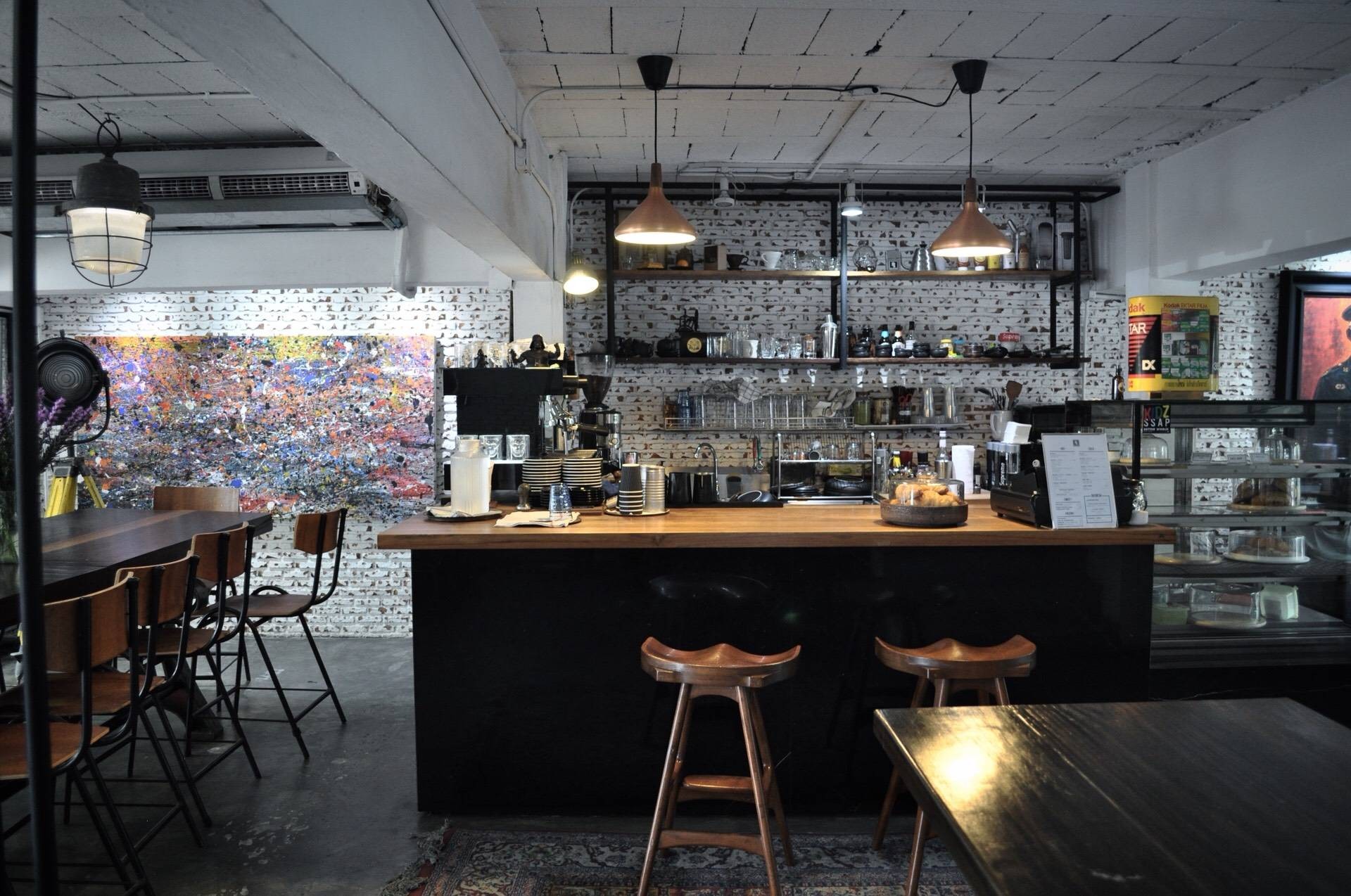 รีวิว HELLO STRANGERS CAFE - ความคาเฟ่แนวอินดัสเตรียลลอฟท์ วินเทจสไตล์ ...