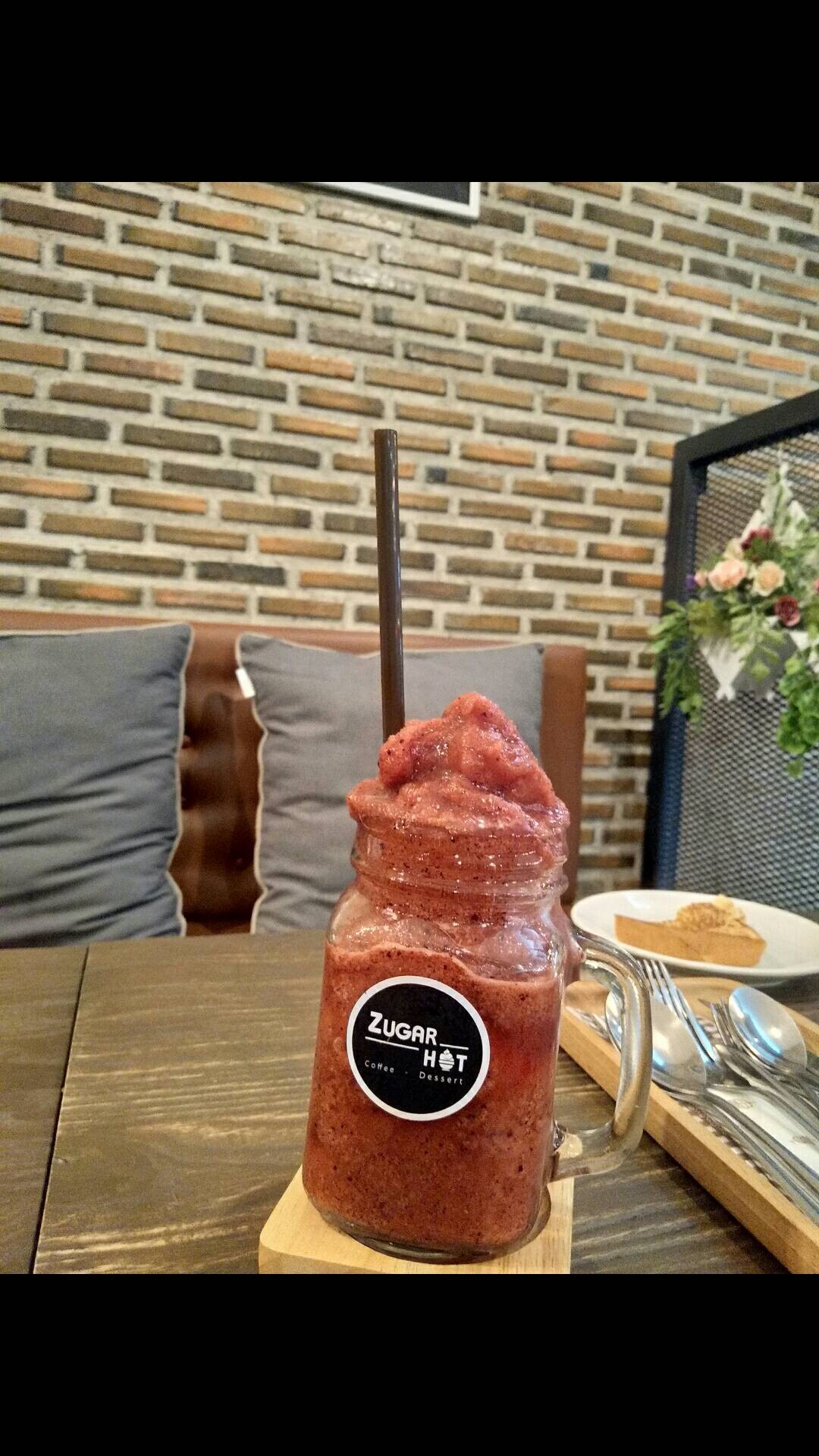 รีวิว Zugar Hut Cafe ชลบุรี - มาชลบุรีต้องมาแวะค่ะ อาหาร ขนม ...