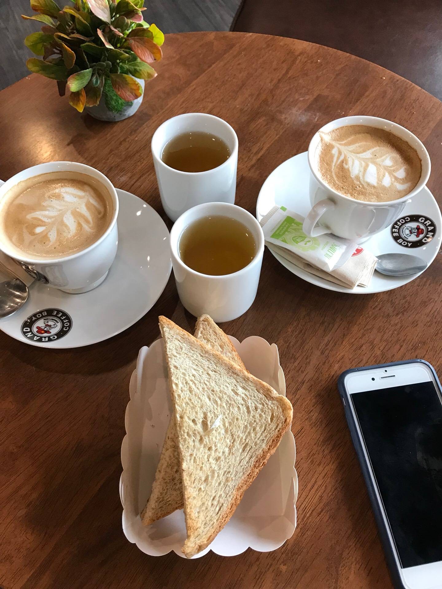 ร้าน GRAND COFFEE BOY TPI Tower | รีวิวร้านอาหาร - Wongnai