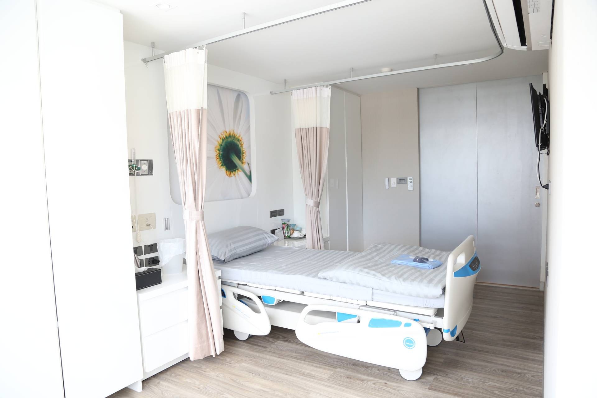 ร้าน SLC Clinics & Hospital