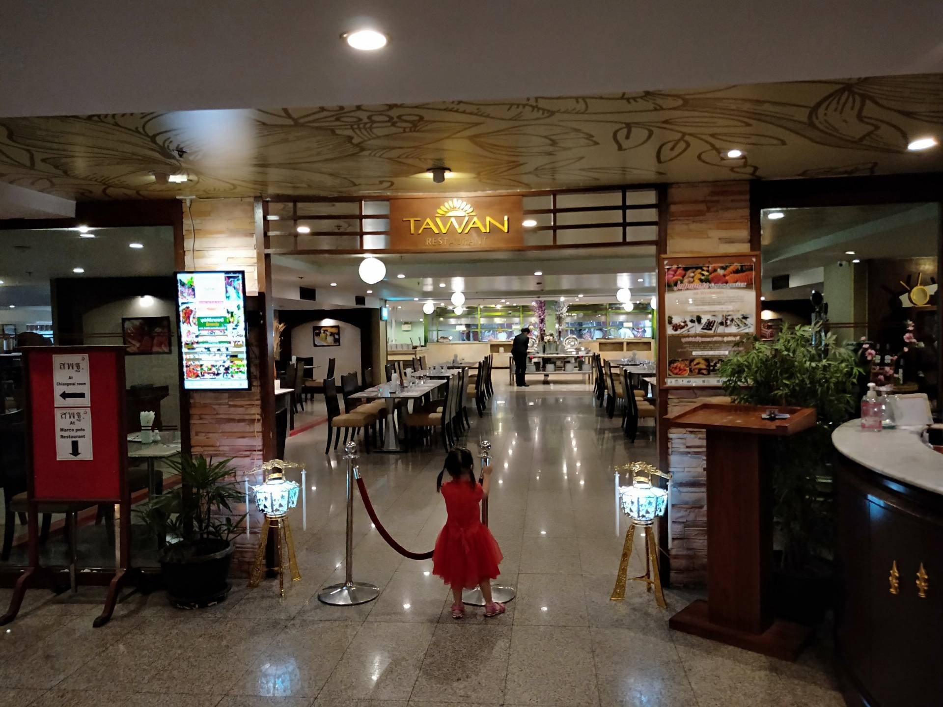 รีวิว Tawan Restaurant Outlet in Duangtawan Hotel Chiang Mai - บุฟเฟ่ต์ ...