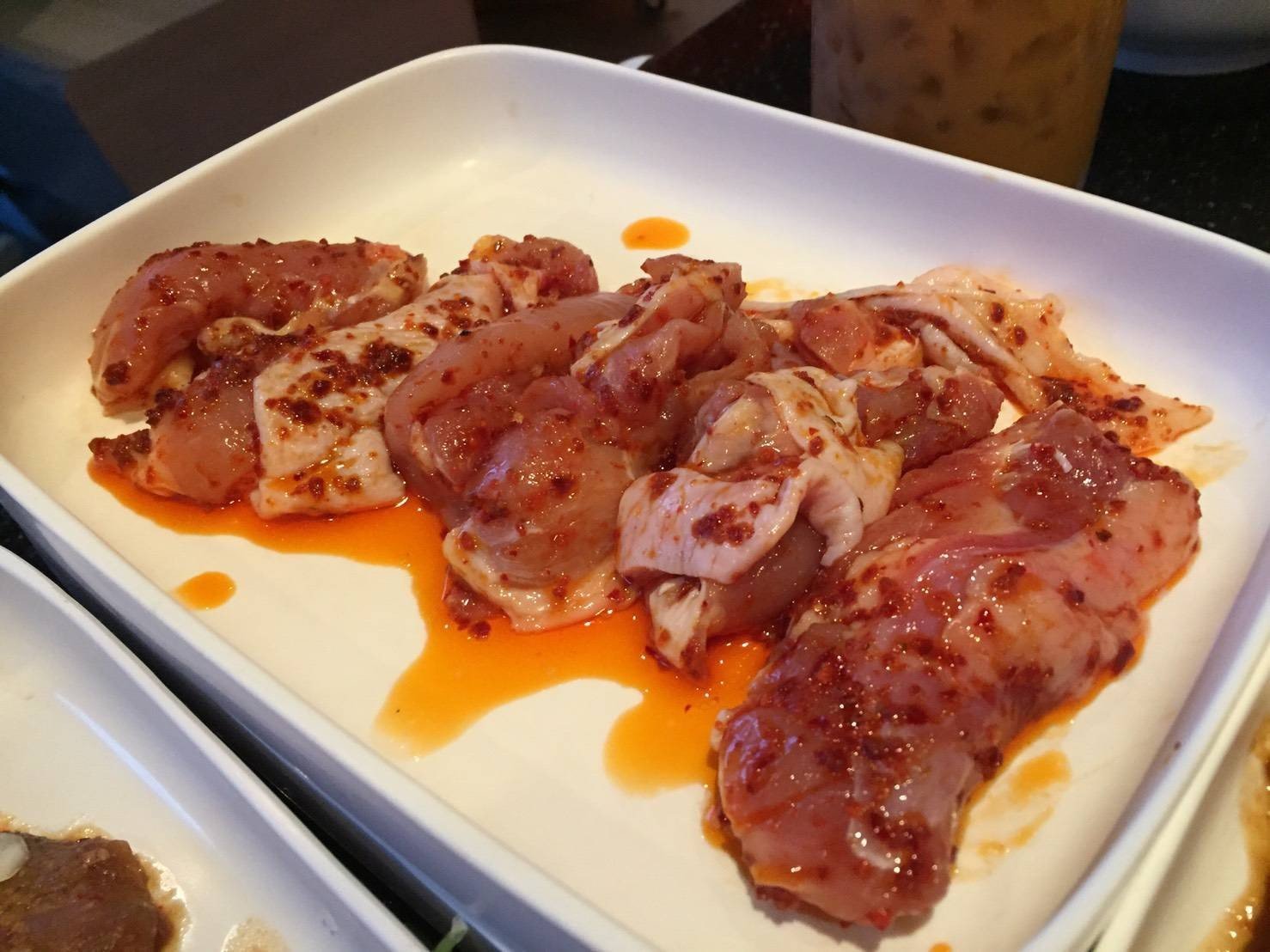 ไก่หมักซอสเผ็ด ร้าน Gyuma ถนนราชพฤกษ์