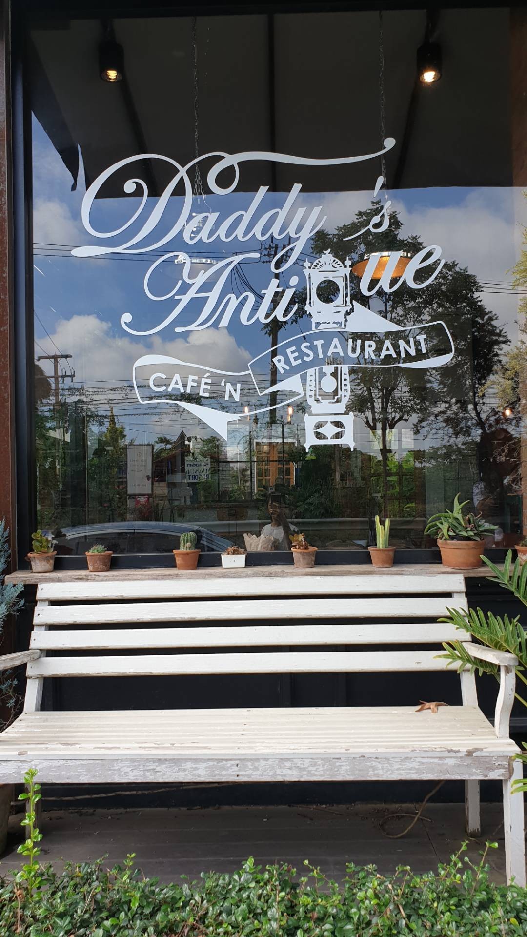 รีวิว Daddy's Antique Cafe & Restaurant - อาหารดี ๆ บรรยากาศดีๆ