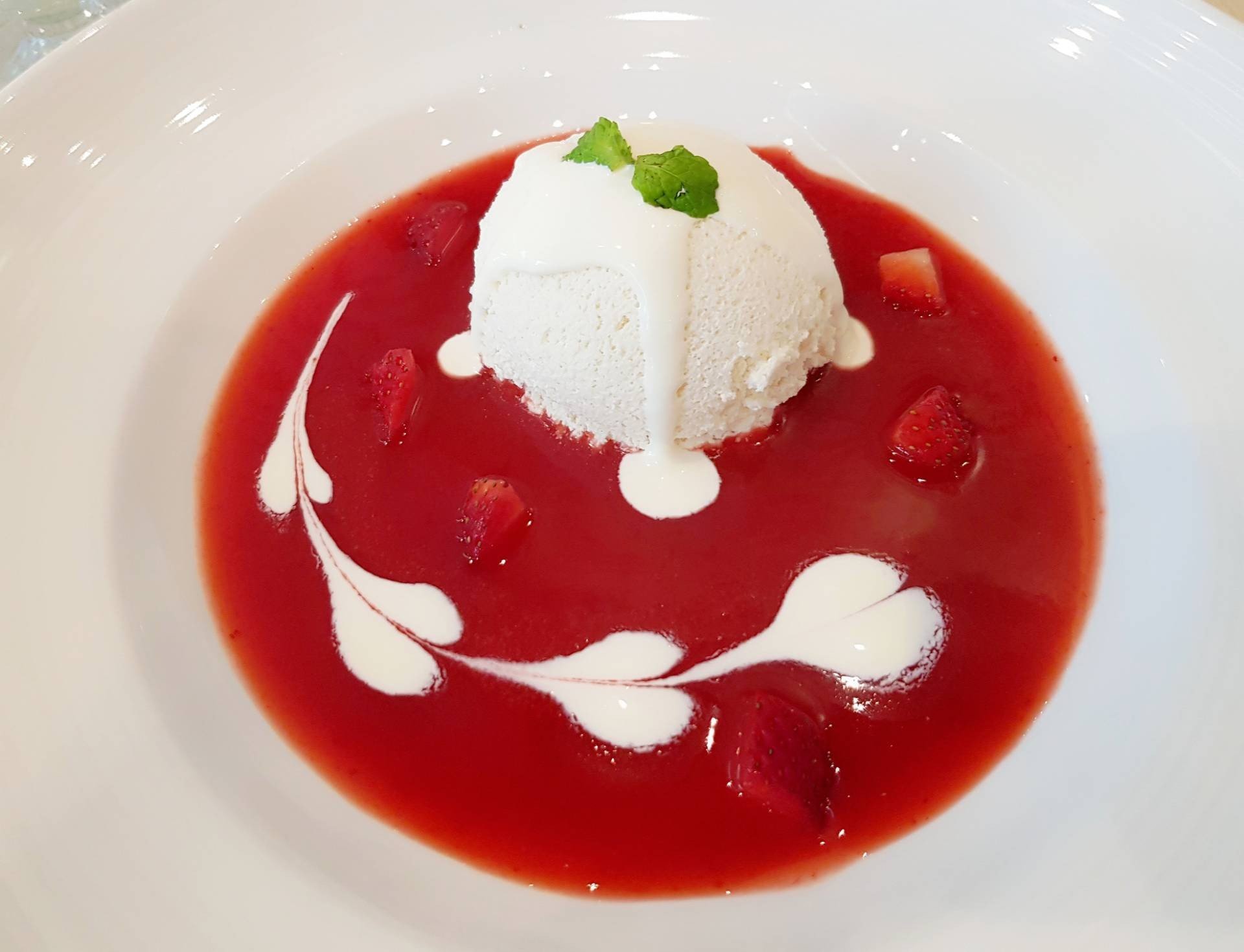 รีวิว Chikalicious Dessert Bar เซ็นทรัล แอมบาสซี่ - ชีสเค้กสีขาวเนื้อ ...