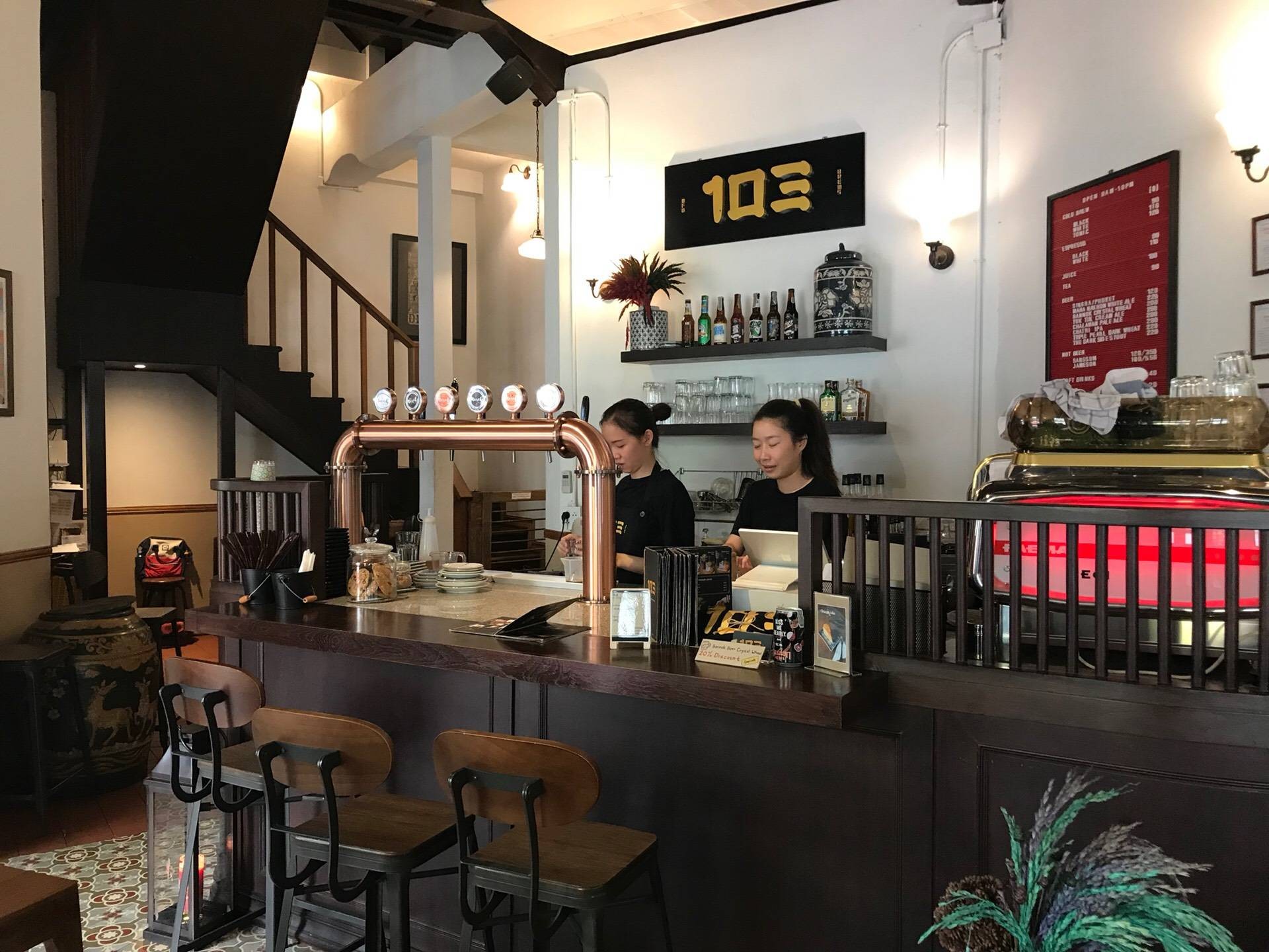 รีวิว 103 Bed and Brews - ร้านกาแฟ บรรยากาศดีอีกหนึ่งร้าน ใกล้ไชน่าทาวน์