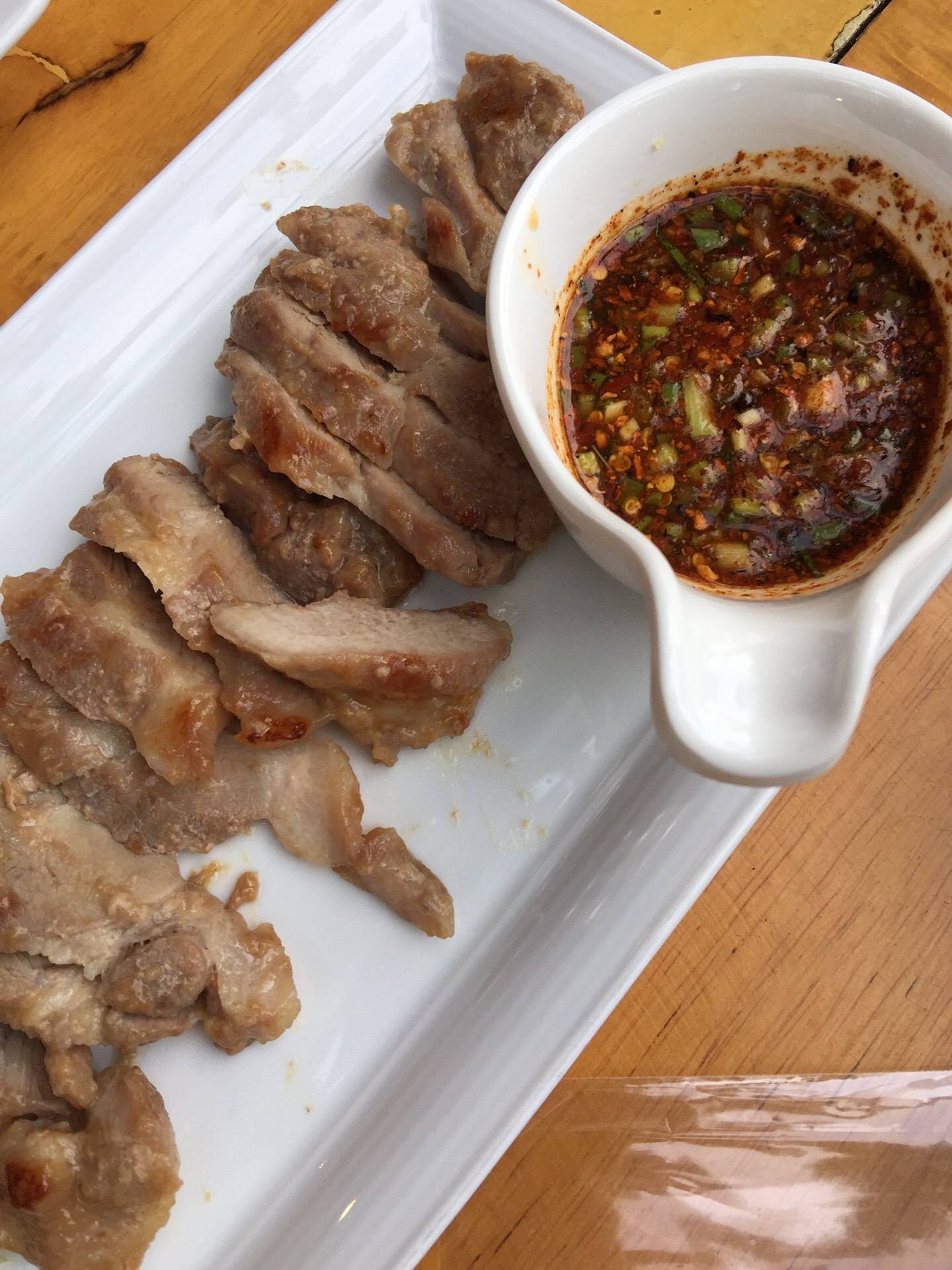 รีวิว Take View Seafood ริมบึงหนองโคตร - อาหารอร่อย พนักงานบริการประทับ ...