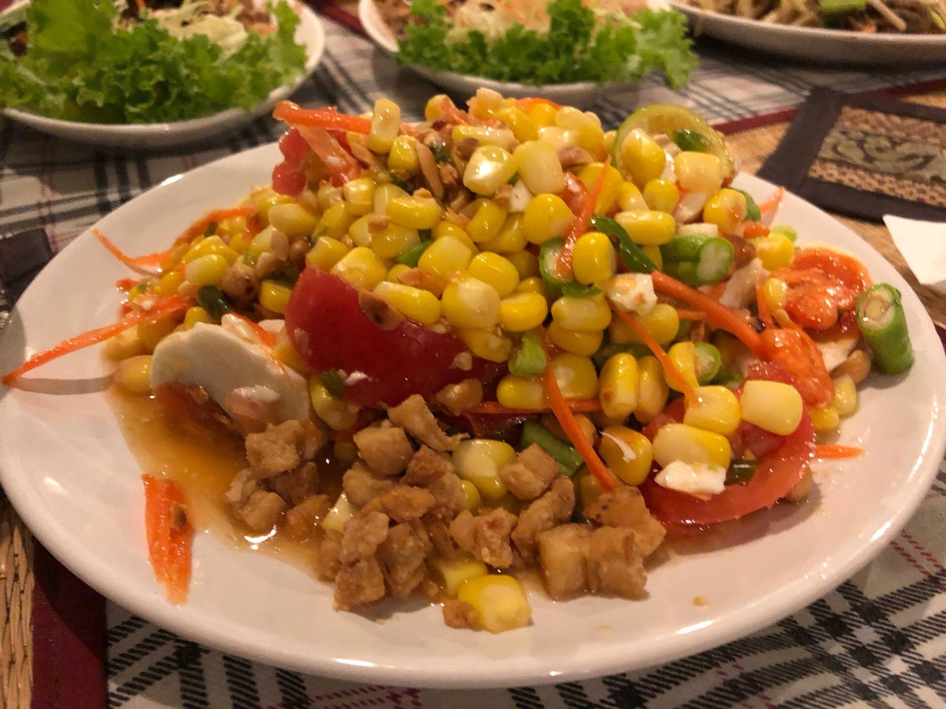 ข้าวผัดเนื้อ จานเล็ก ร้าน SOMJAI FARM สมใจฟาร์ม ร่มเกล้า