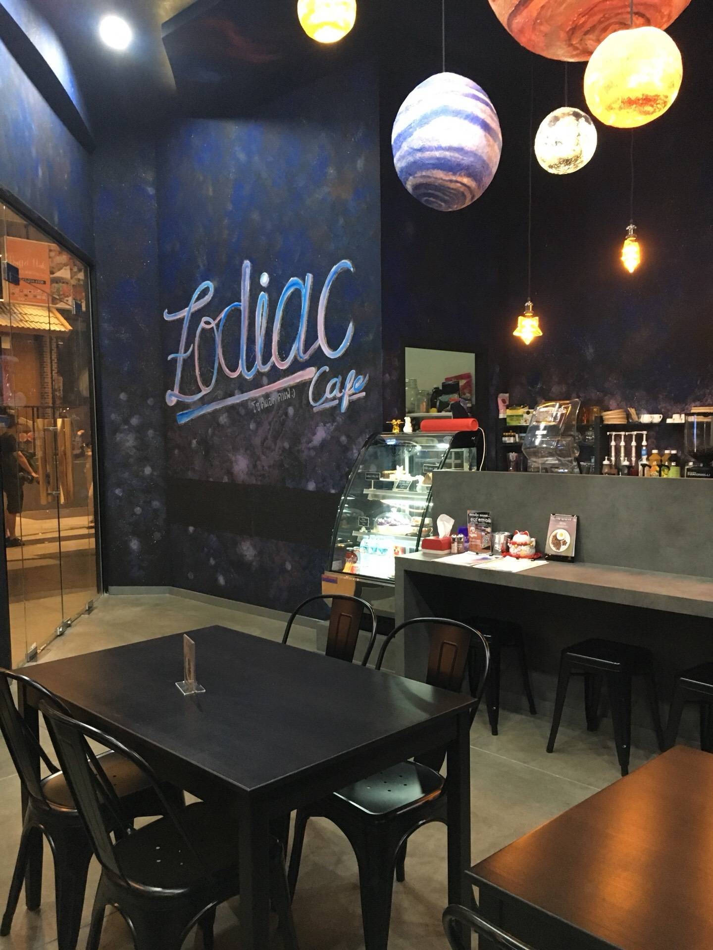 รีวิว Zodiac Cafe - ร้านคาเฟ่ นั่งสบาย เพลงเพราะ