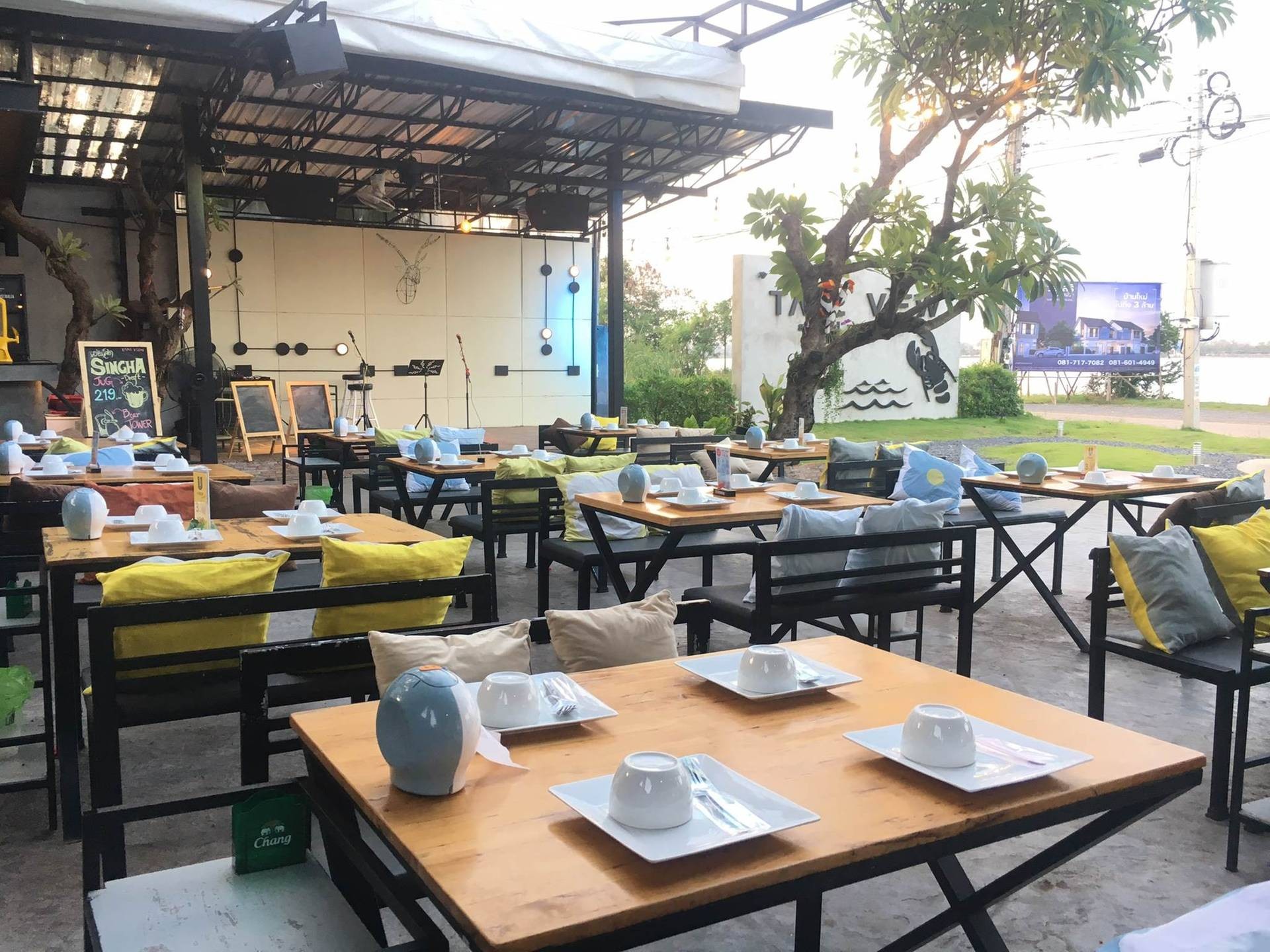 รูป Take View Seafood ริมบึงหนองโคตร