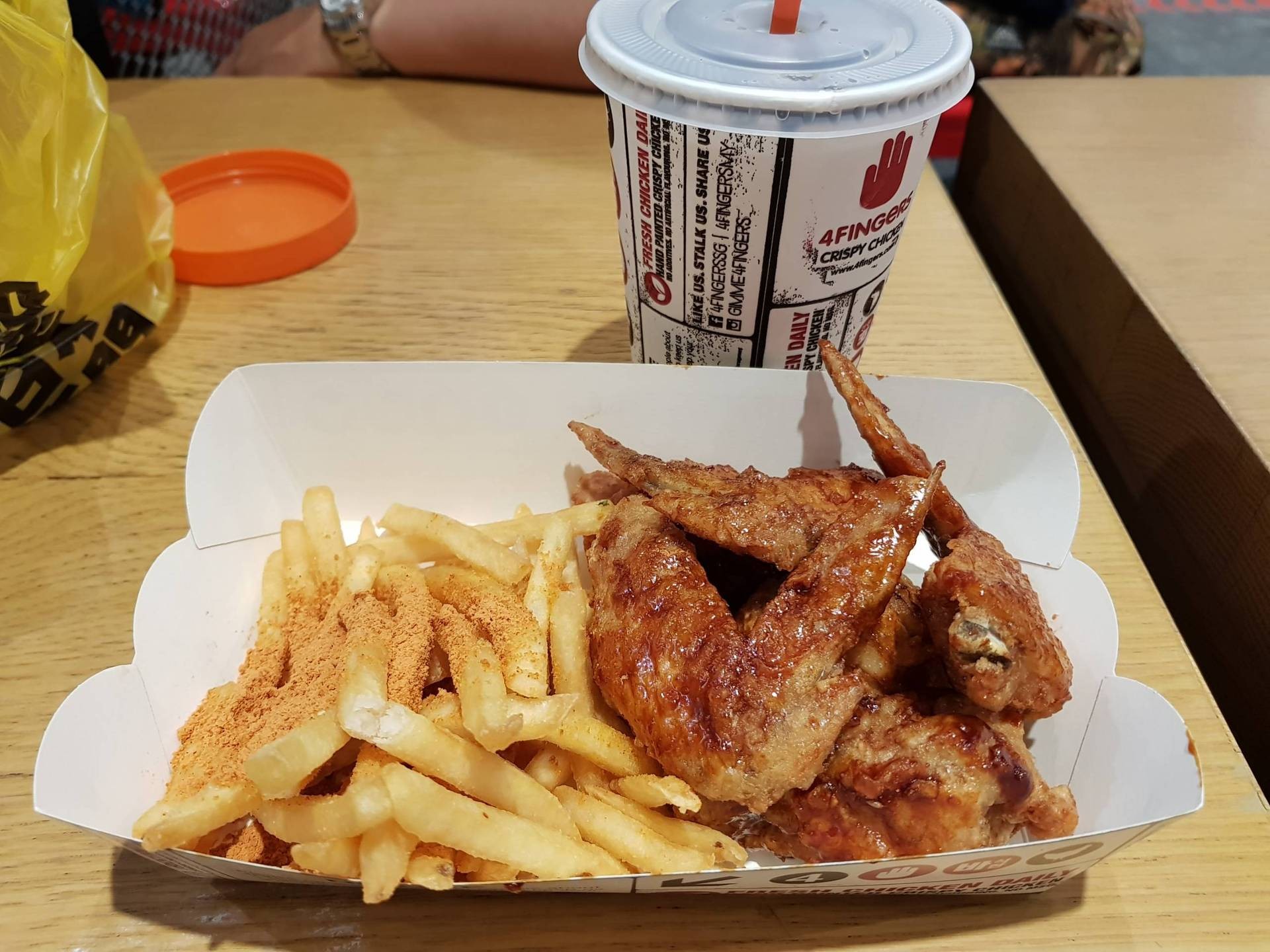 ร้าน 4 Fingers Crispy Chicken Orchard GATEWAY | รีวิวร้านอาหาร - Wongnai