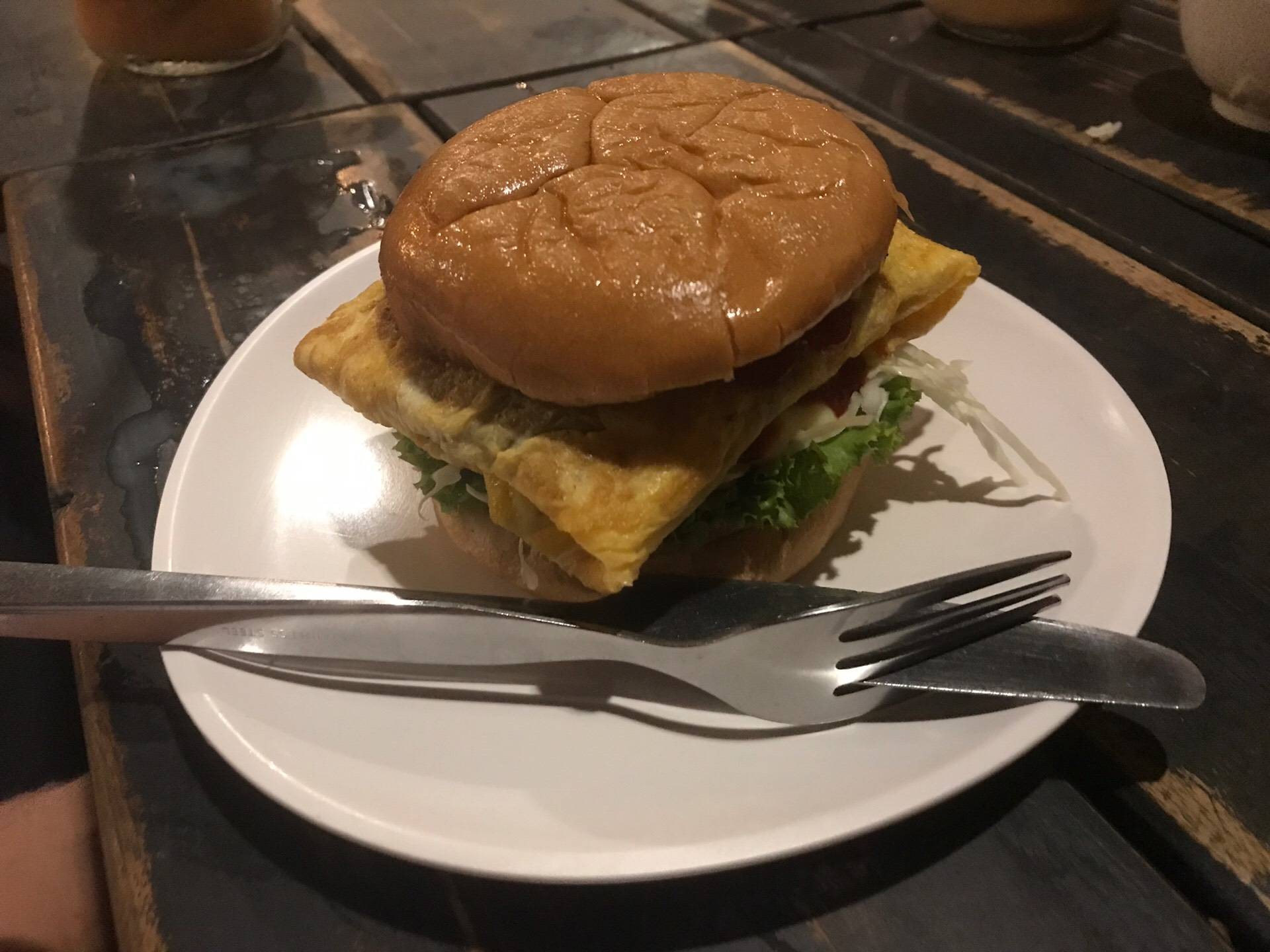 รีวิว Amanda Cafe สามชัย - ดึกๆคิดร้านน้ำชาไม่ออก ต้องร้านนี้เลย - Wongnai