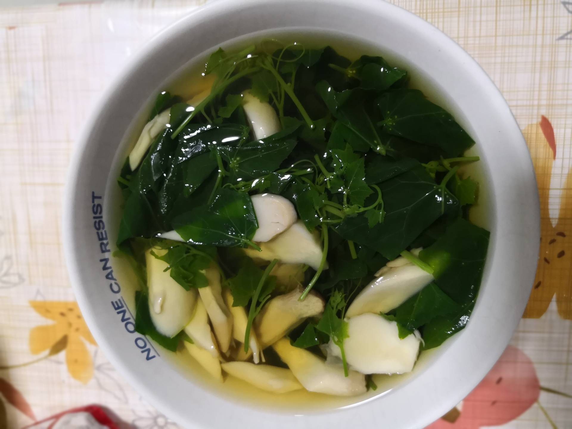 สูตร ต้มจืดตำลึงใส่เห็ด พร้อมวิธีทำโดย Potjanee Teppopan - Wongnai Cooking