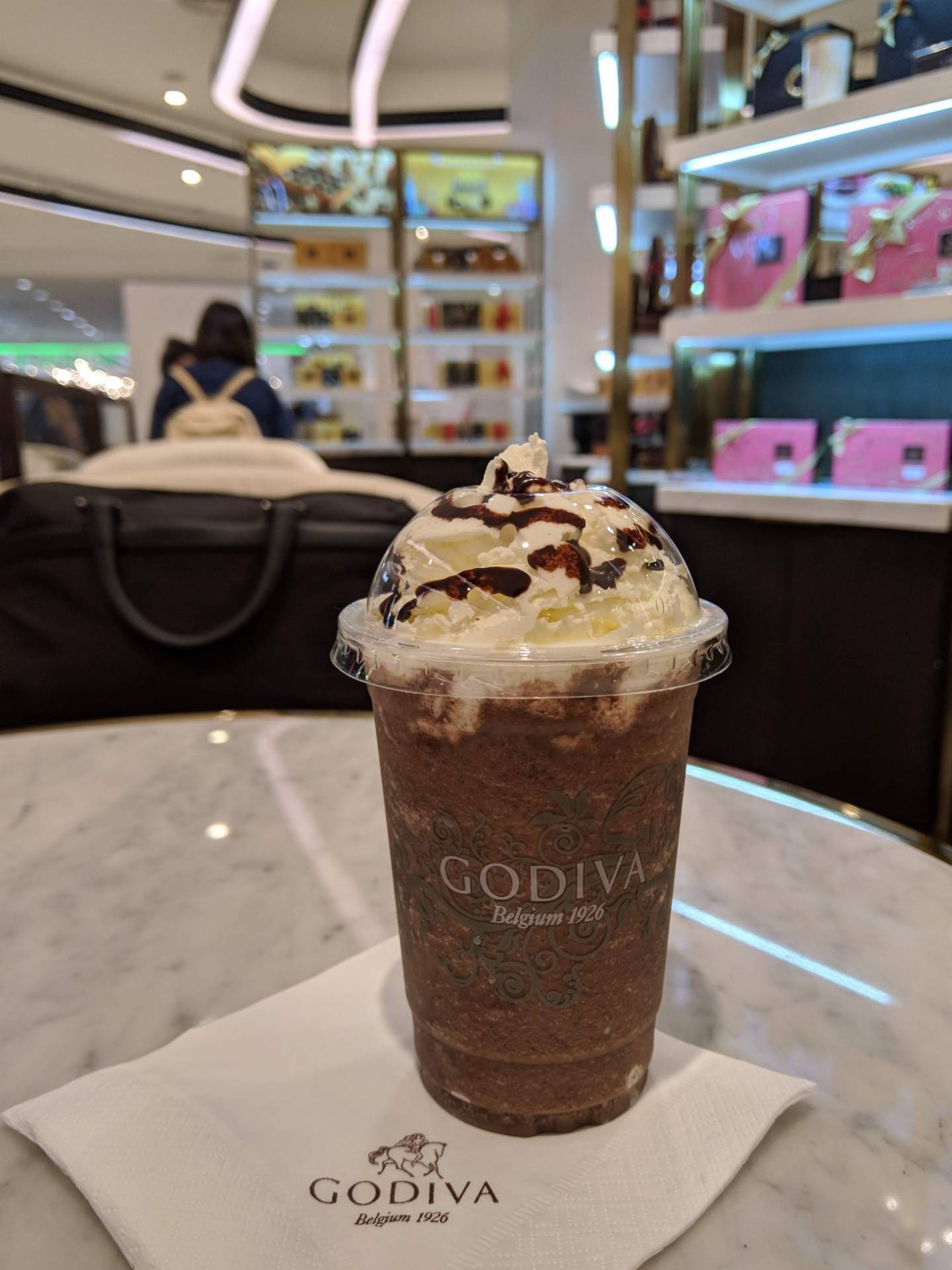 72% Dark Chocolate Chocolixir • ดาร์กช็อคปั่นสุดเข้มข้น ร้าน GODIVA ...