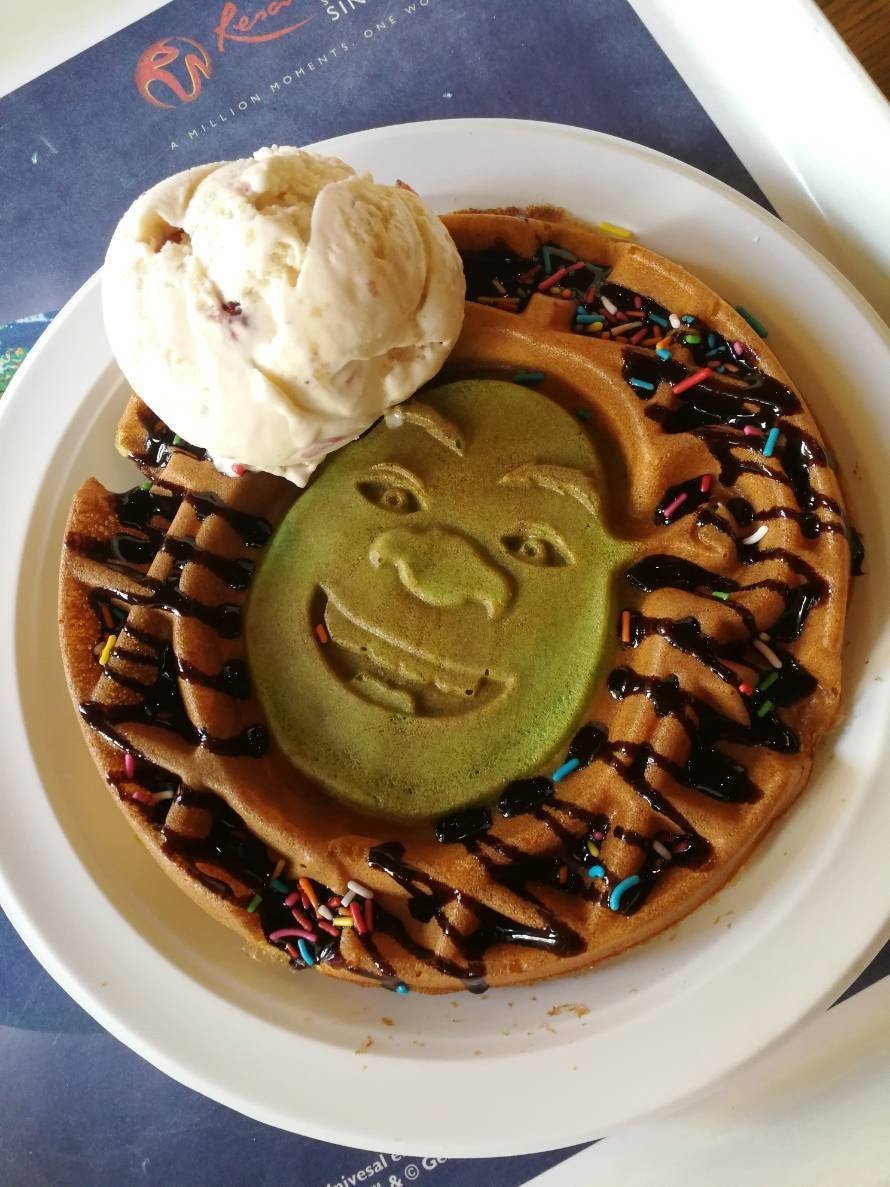 รีวิว shrek waffle universal singapore - สวย ถ่ายรูปได้ จบ.