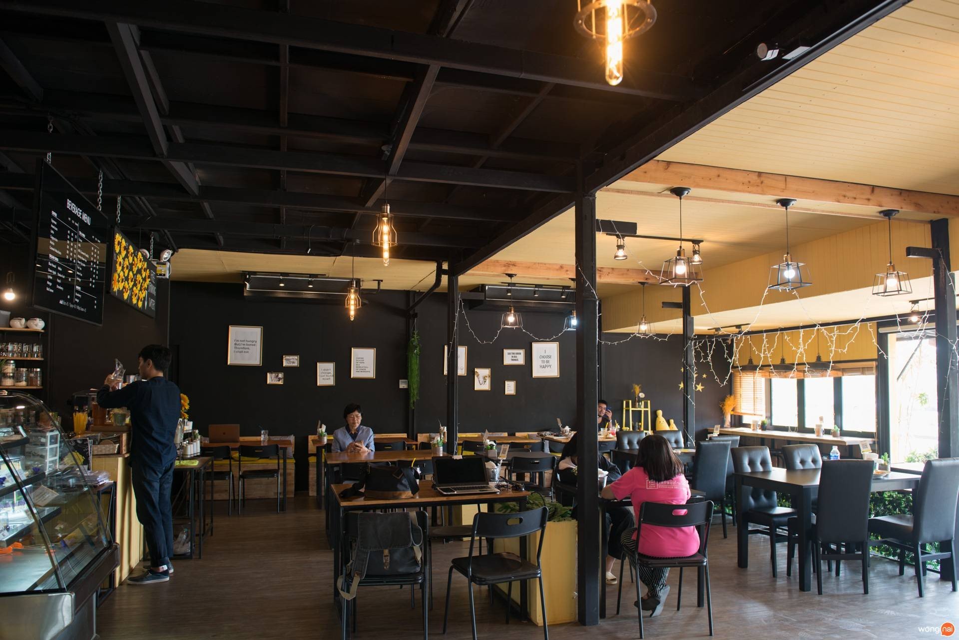 Smooth Cafe and Restaurant ขอนแก่น ร้านอาหารและคาเฟ่สุดชิก