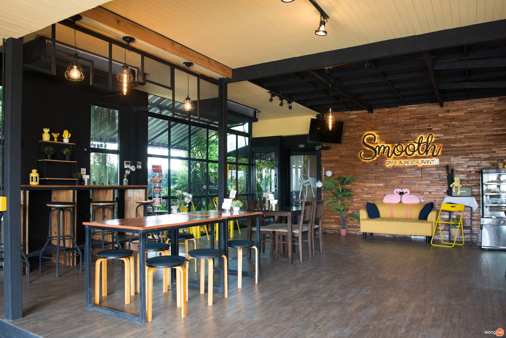 Smooth Cafe and Restaurant ขอนแก่น ร้านอาหารและคาเฟ่สุดชิก